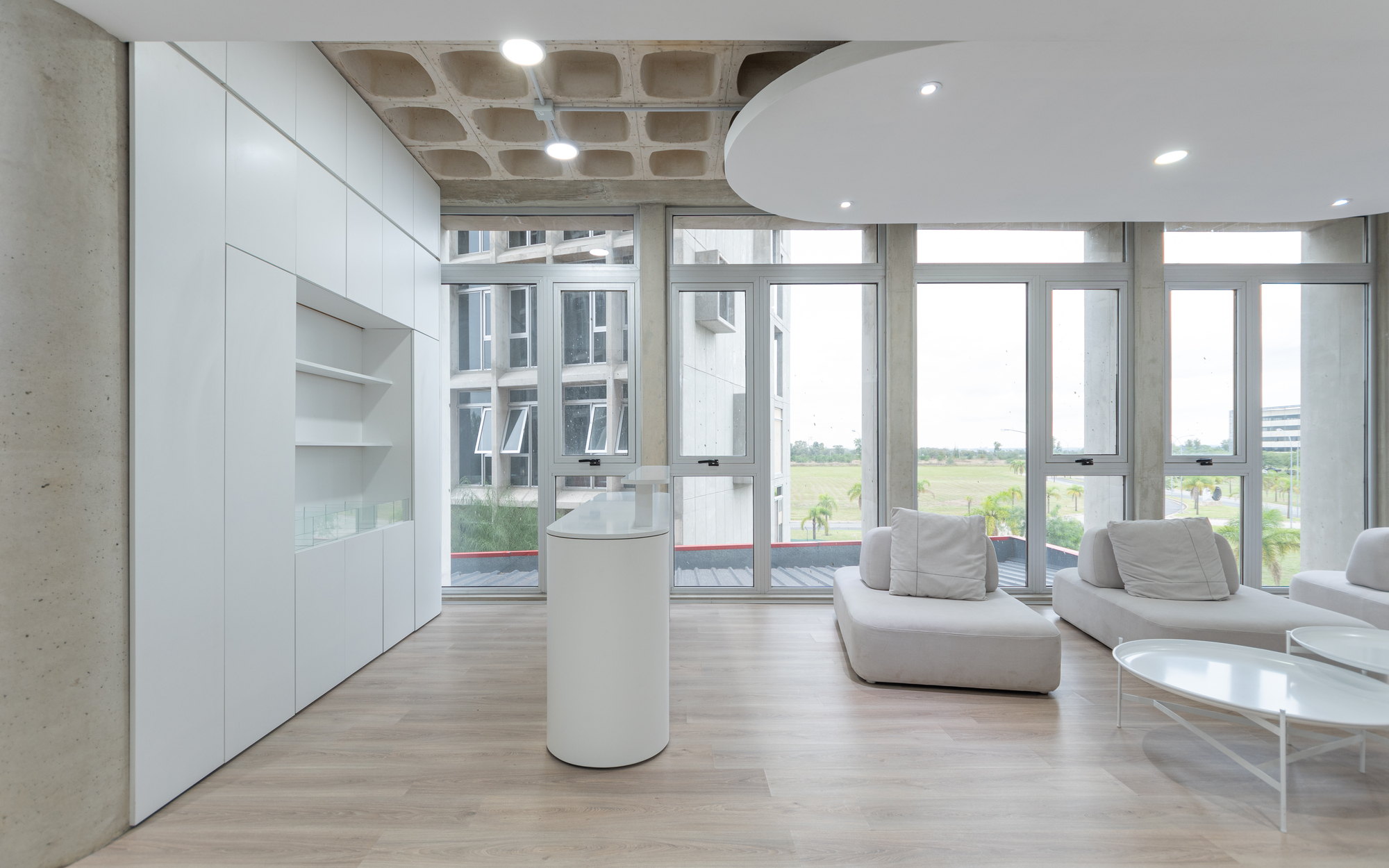 Gallery of Orange Obras Civiles Offices / Agustín Lozada - 18