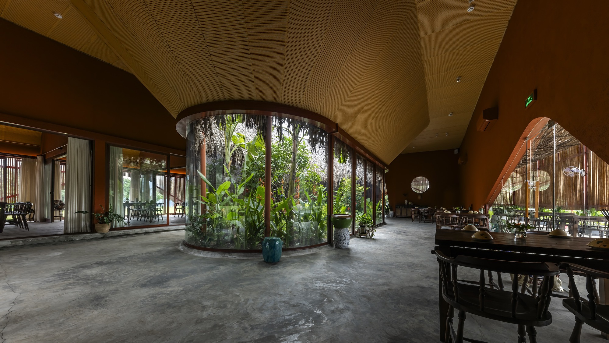 Gallery of Nhà Tú Garden Restaurant / Long Nguyen Design - 11
