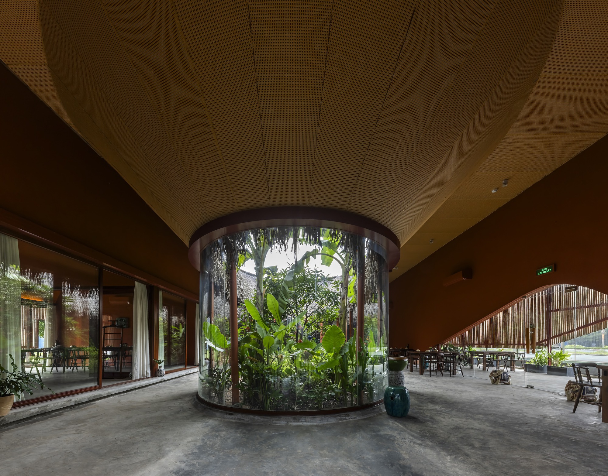 Gallery of Nhà Tú Garden Restaurant / Long Nguyen Design - 10