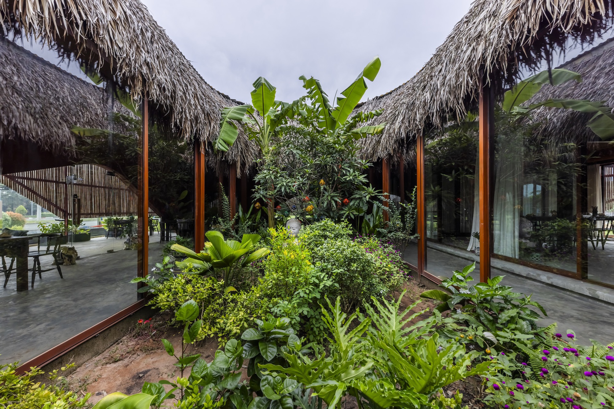 Gallery of Nhà Tú Garden Restaurant / Long Nguyen Design - 6