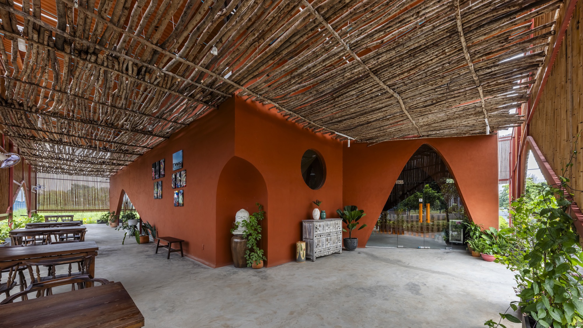 Gallery of Nhà Tú Garden Restaurant / Long Nguyen Design - 14