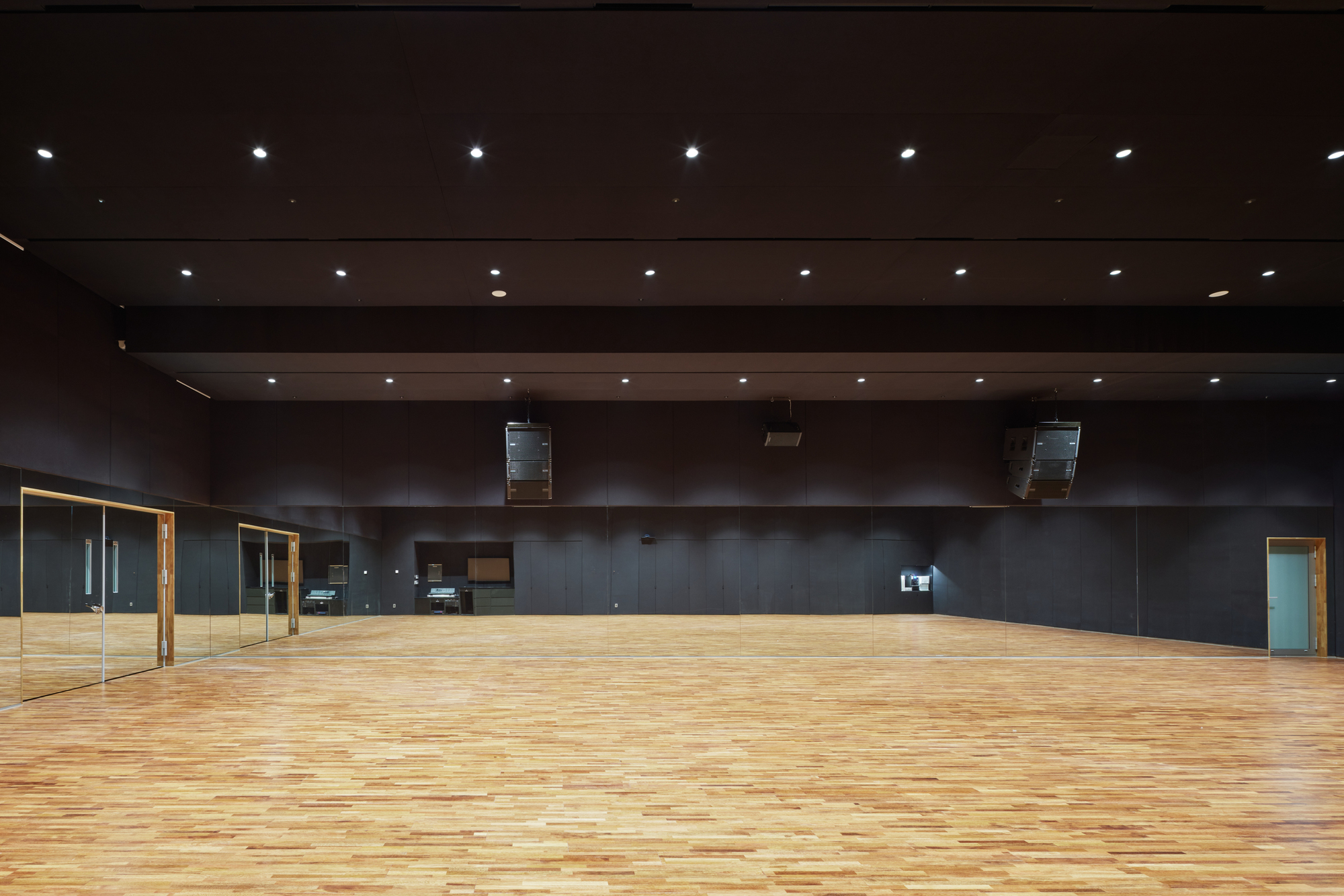 Gallery of HYBE Headquarters Office / COM + FHHH Friends - 32