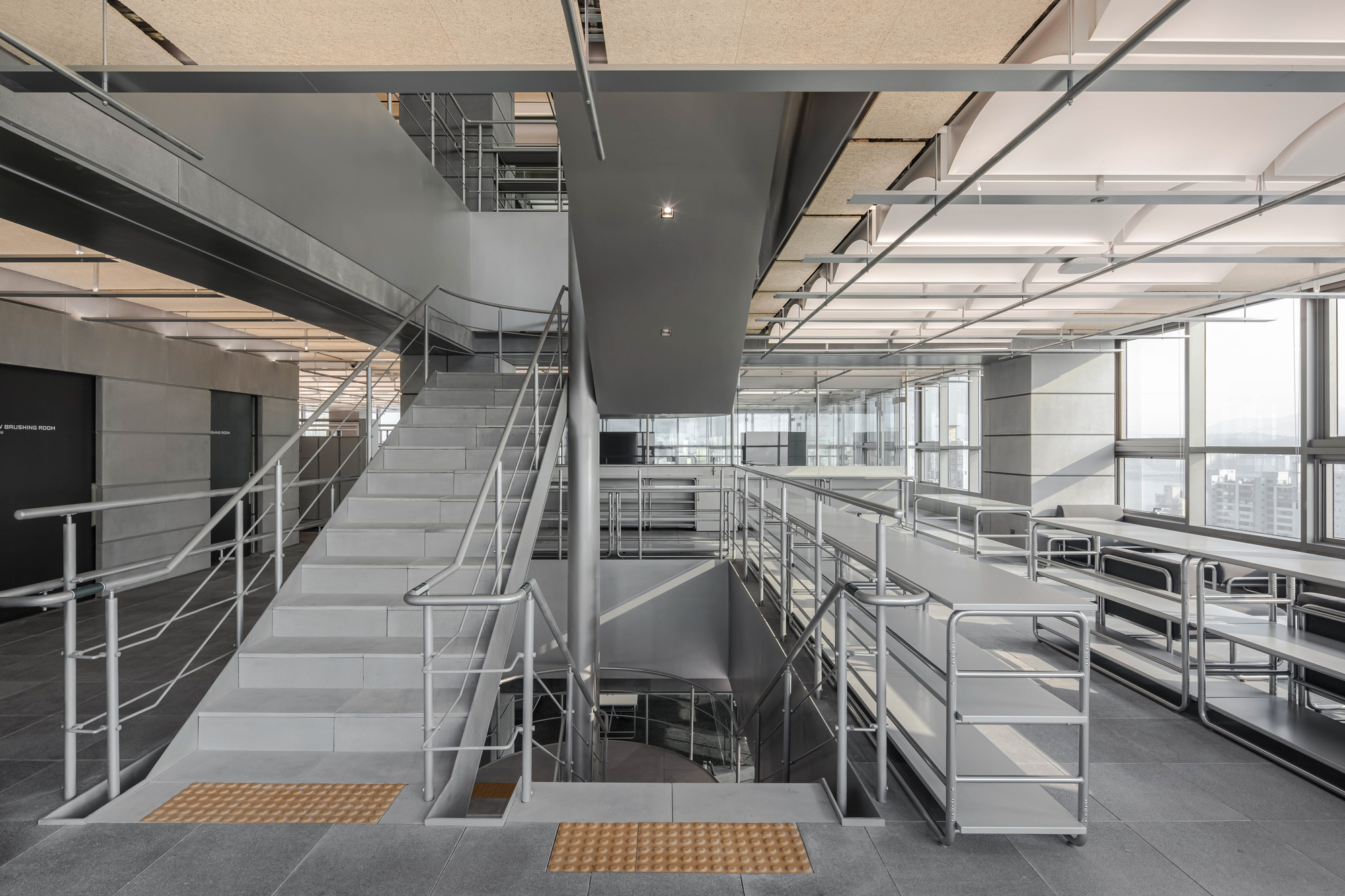 Gallery of HYBE Headquarters Office / COM + FHHH Friends - 26