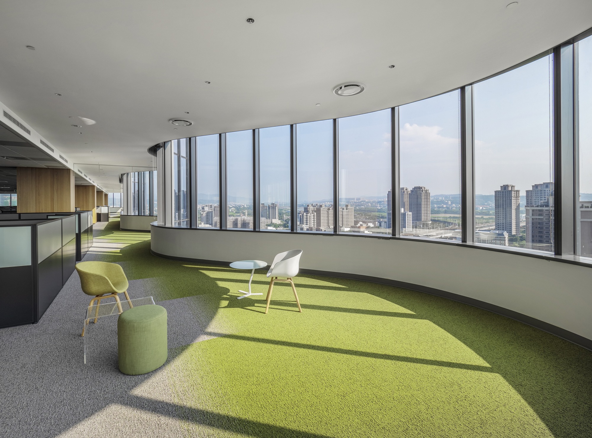 Gallery of Winbond Electronics Corporation Zhubei Building / XRANGE ...