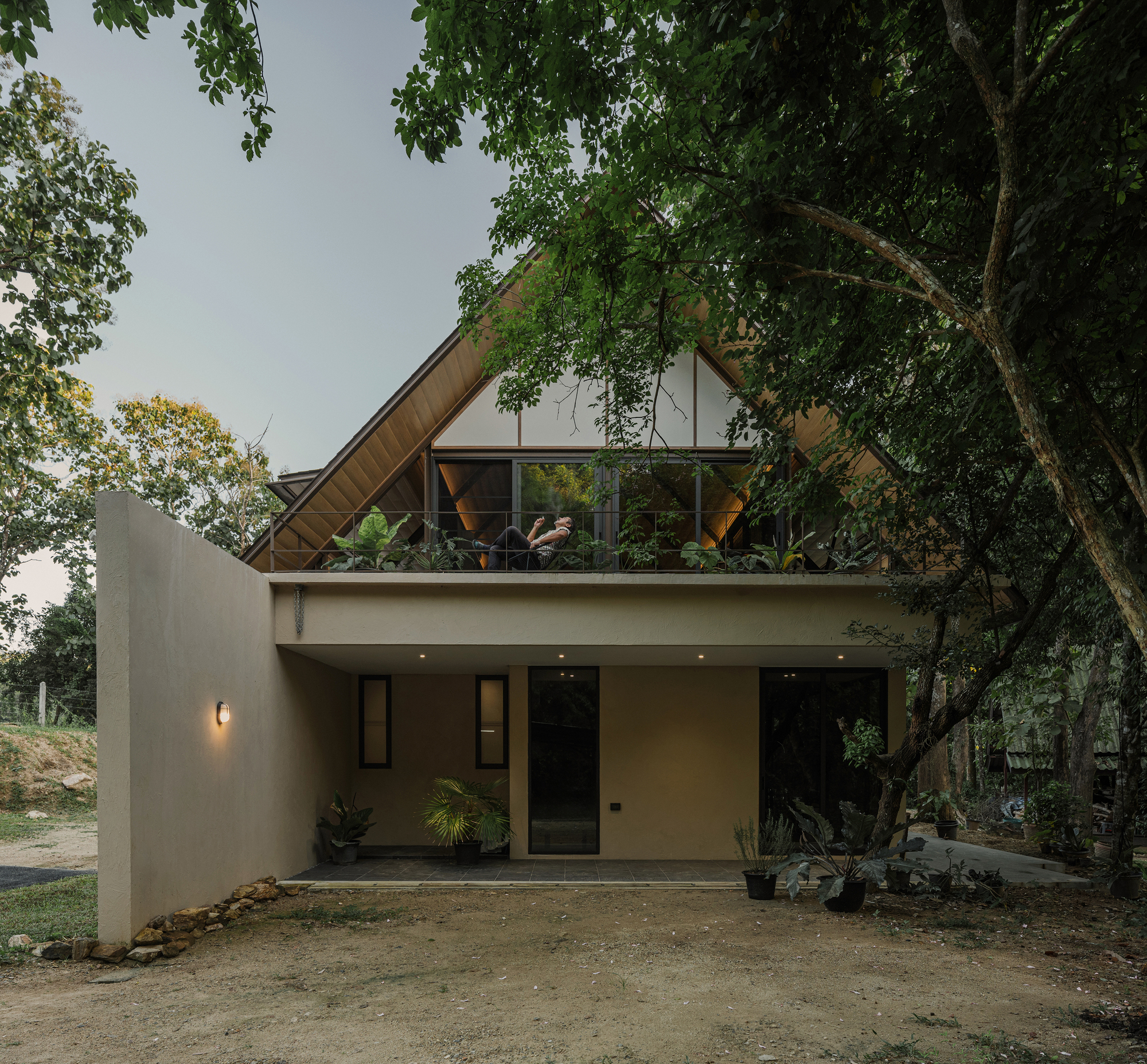 Gallery of Mae Rim House / WOS Architects + Estudio - 13