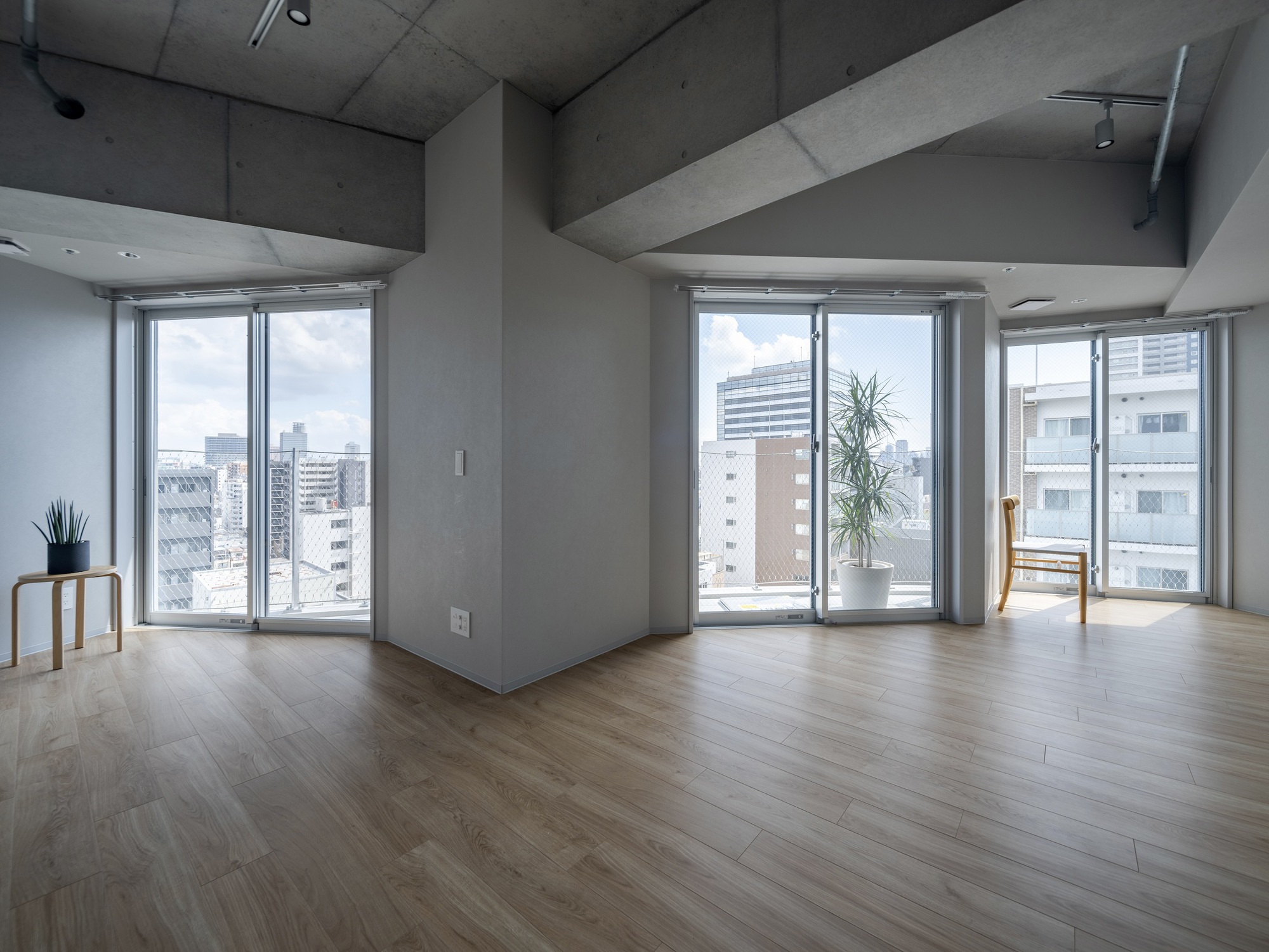 Gallery of TOPAZ Shinokachimachi Residential Building / Yuko Nagayama ...