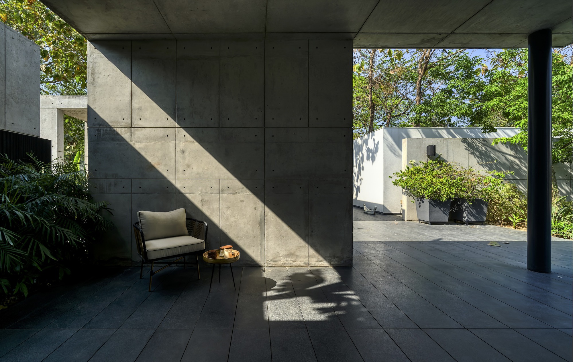 Gallery of Planar House / DADA Partners - 7