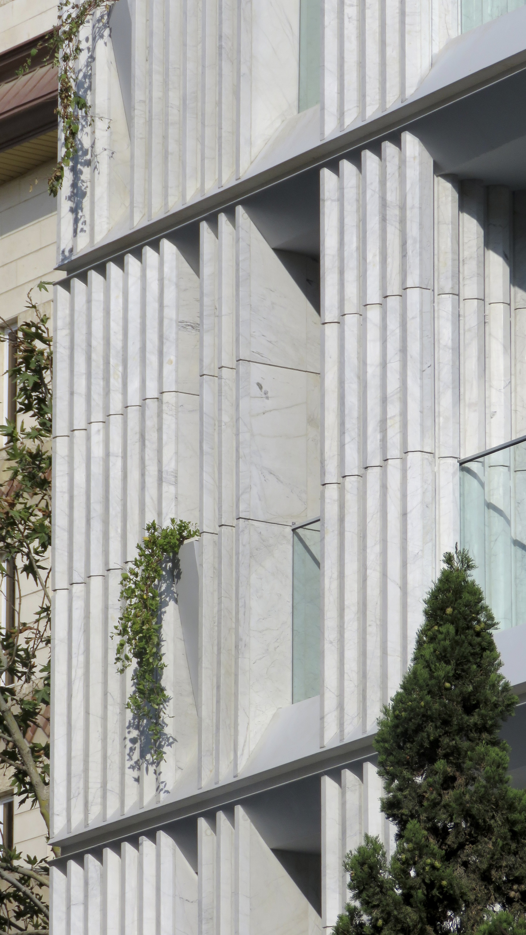 Gallery of Sayeh Residential Building / Ali Haghighi Architects - 14