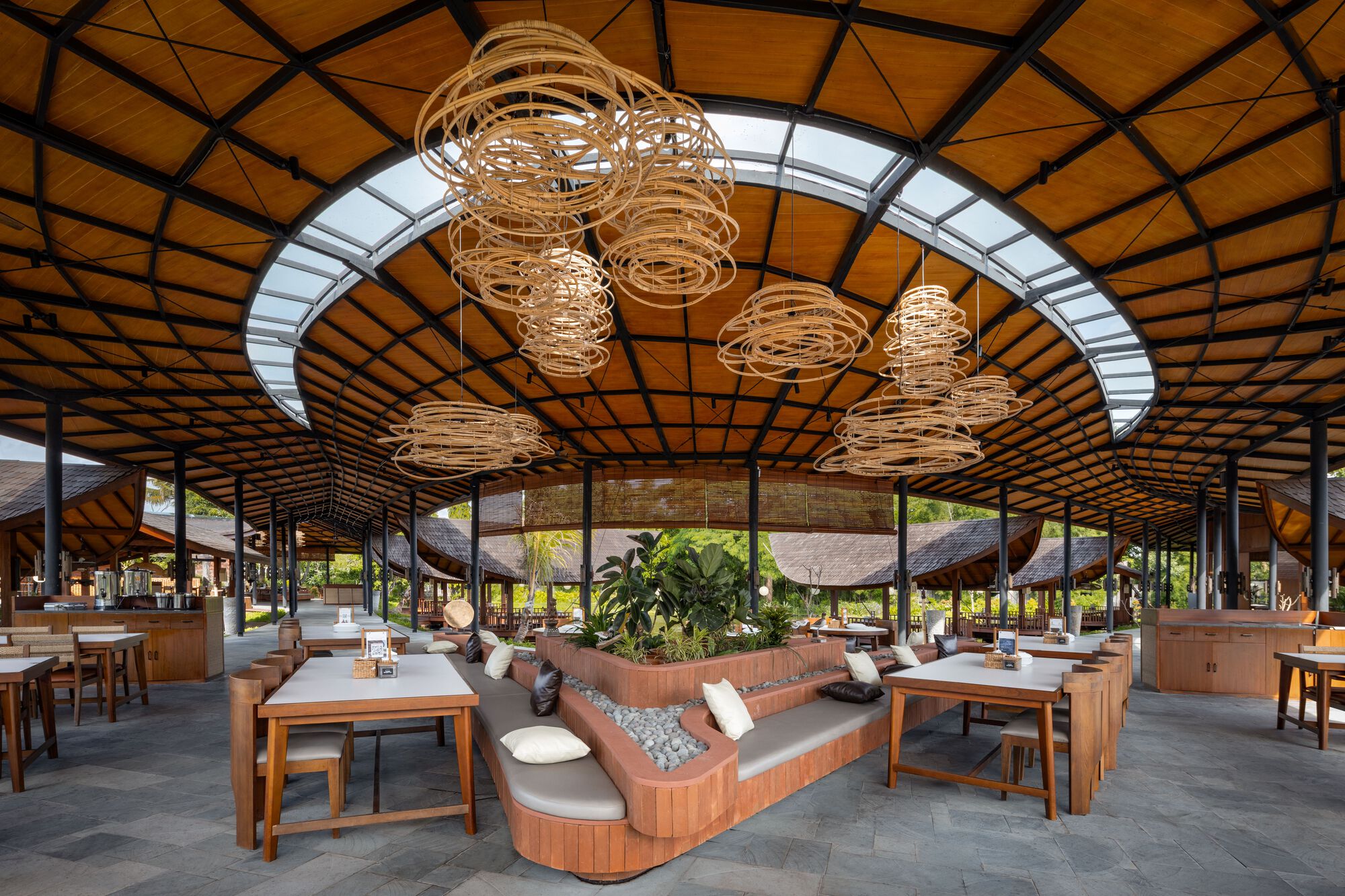 Gallery of Talaga Sampireun Bali Restaurant / K-Thengono Design Studio - 2