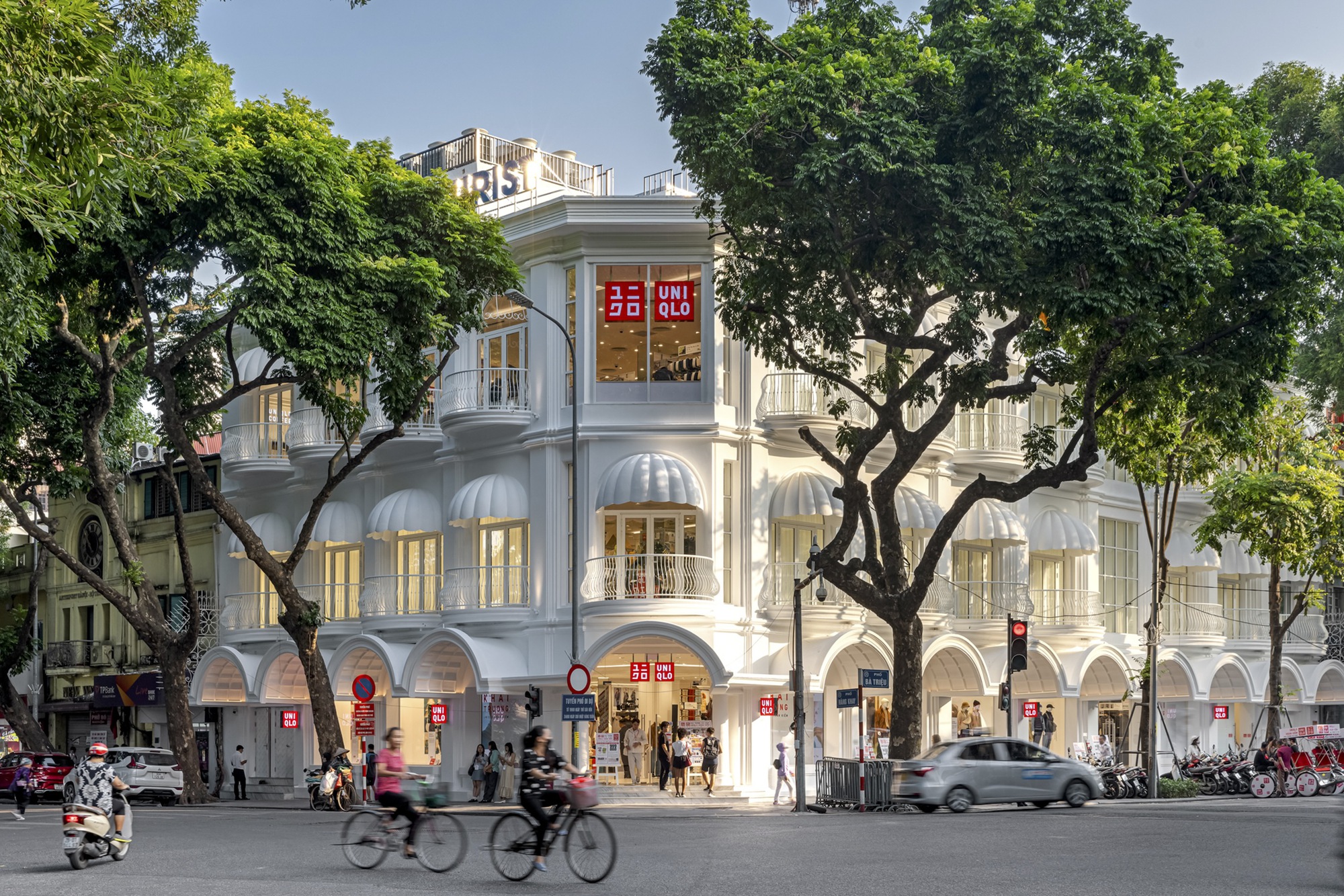 Gallery of Uniqlo Flagship Store Hanoi / RED DESIGN GROUP - VIETNAM - 6