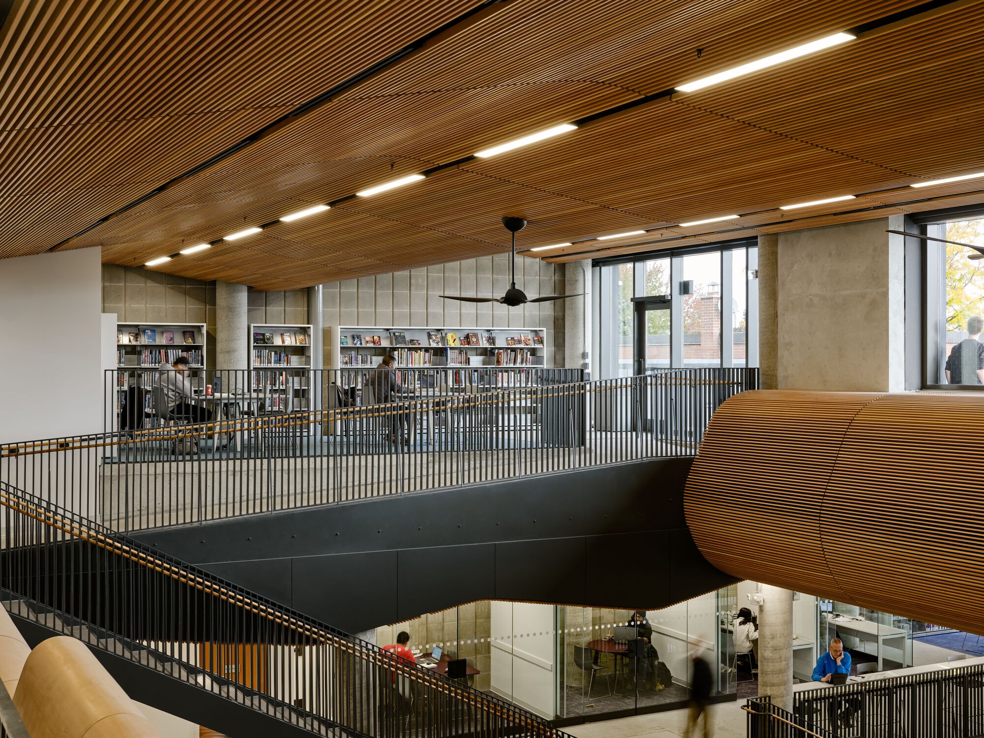 Galeria de Biblioteca Pública de Toronto – Filial Albert Campbell / LGA ...