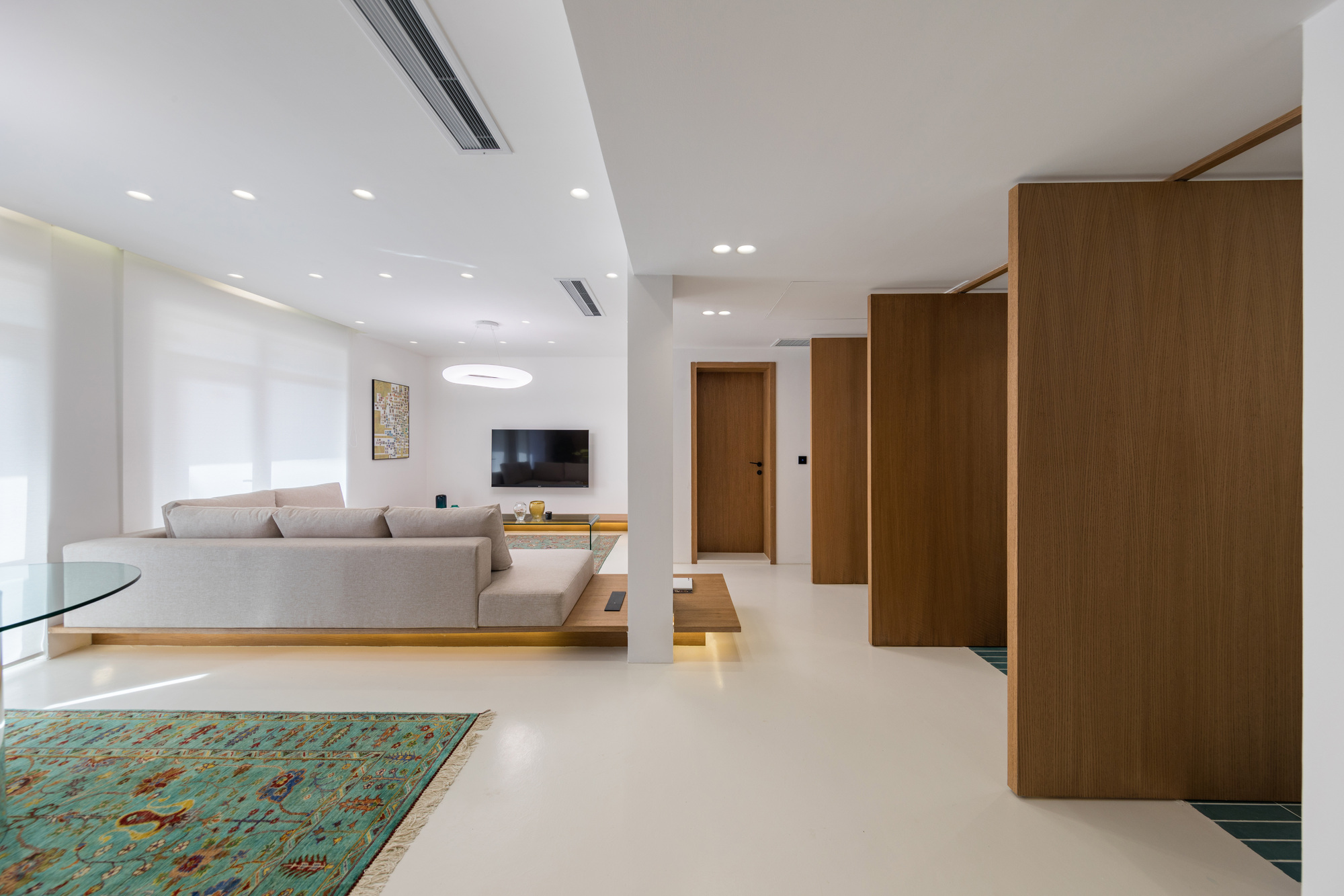 Gallery of The Blue Line Apartment / Asooarch - 8