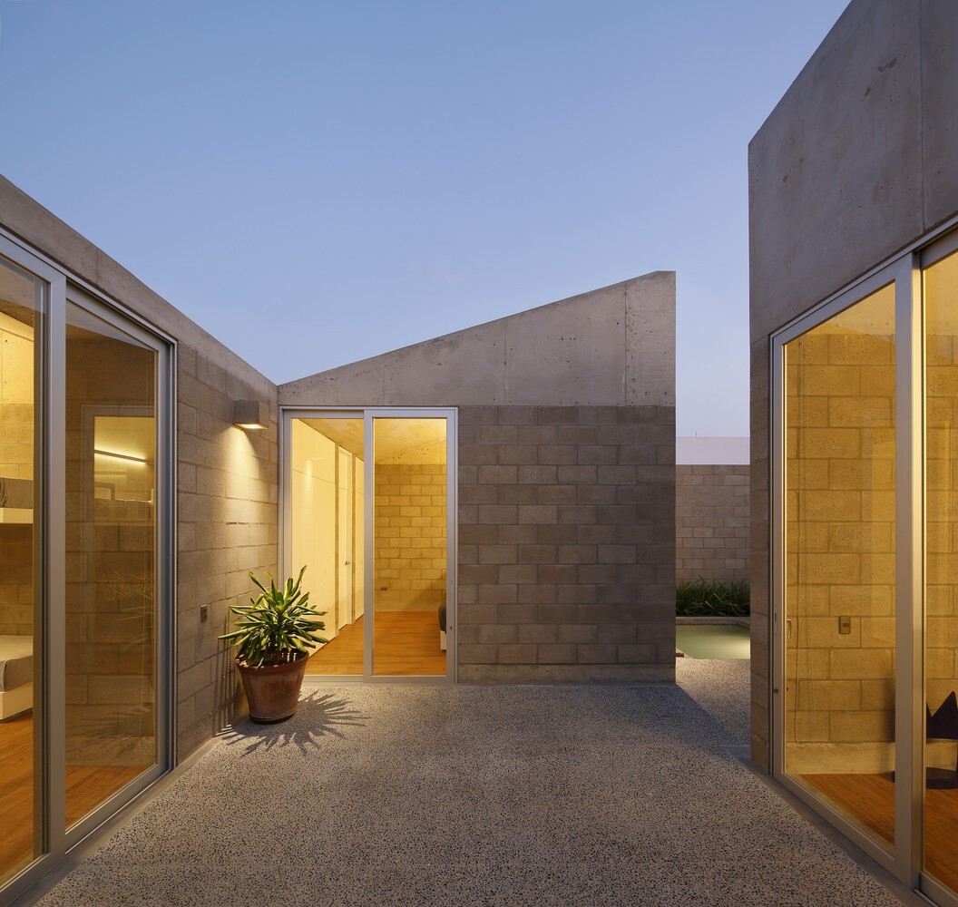 Gallery of Houses in Peru: 5 Projects That Use Cement Blocks in Their ...
