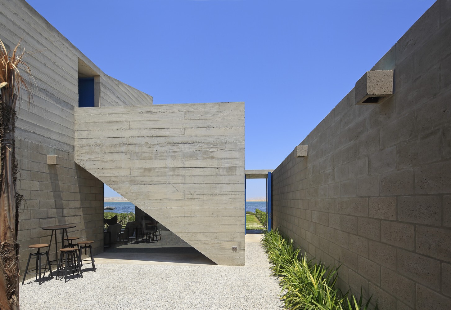 Gallery of Houses in Peru: 5 Projects That Use Cement Blocks in Their ...