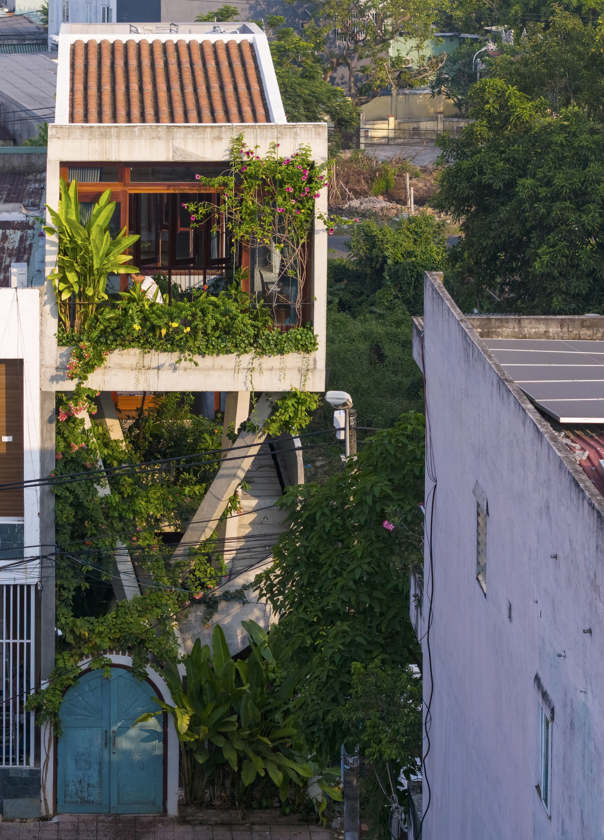 Gallery of The Nest House / Ho Khue Architects - 25