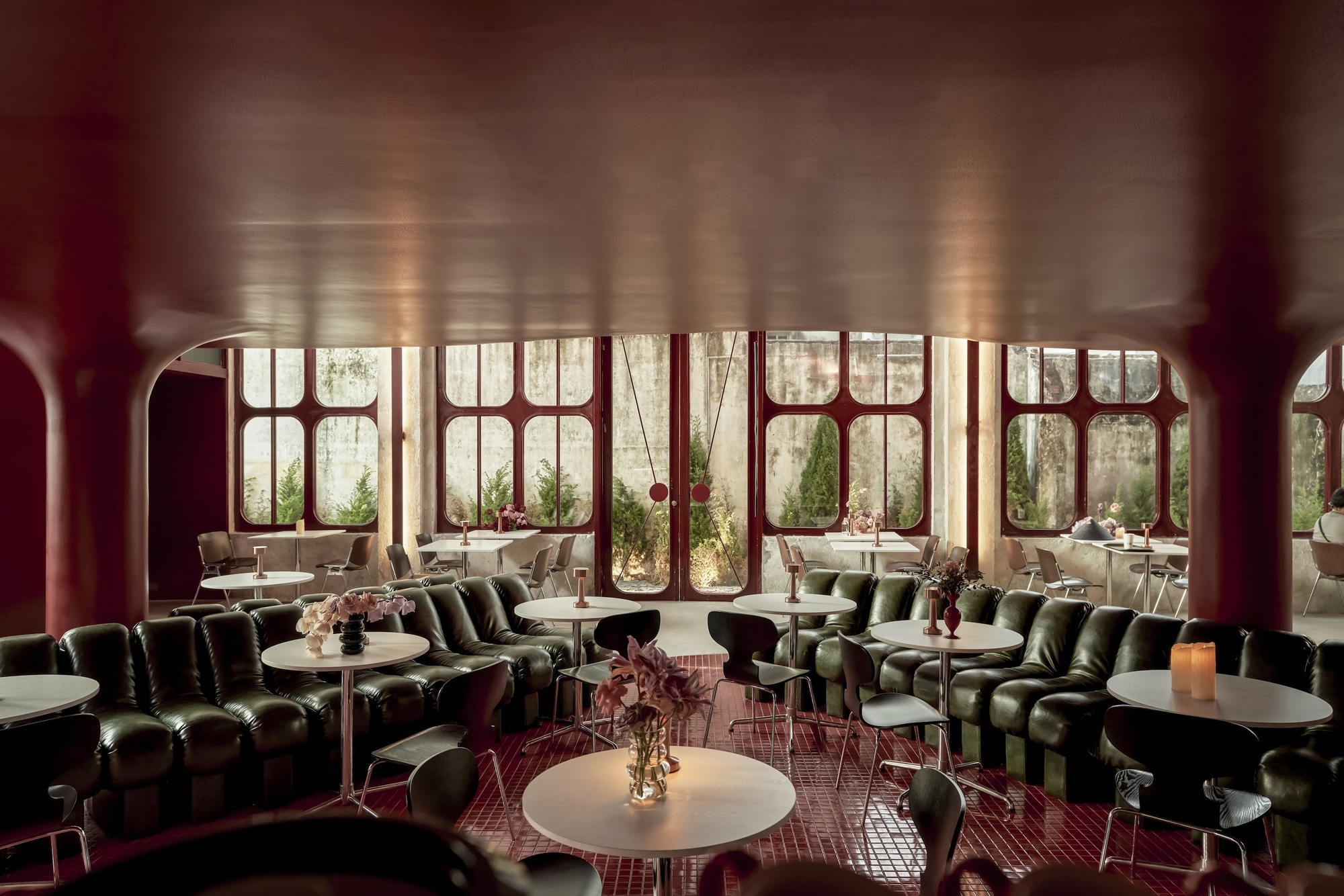 Gallery of Reden Café & Bistro / 1.61 DESIGIN_WORKSHOP - 2