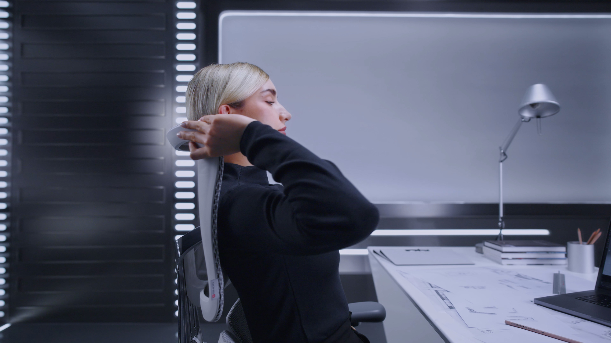 Gallery of A Chair's Anatomy: The Ergonomics of Anti-Gravity Office ...