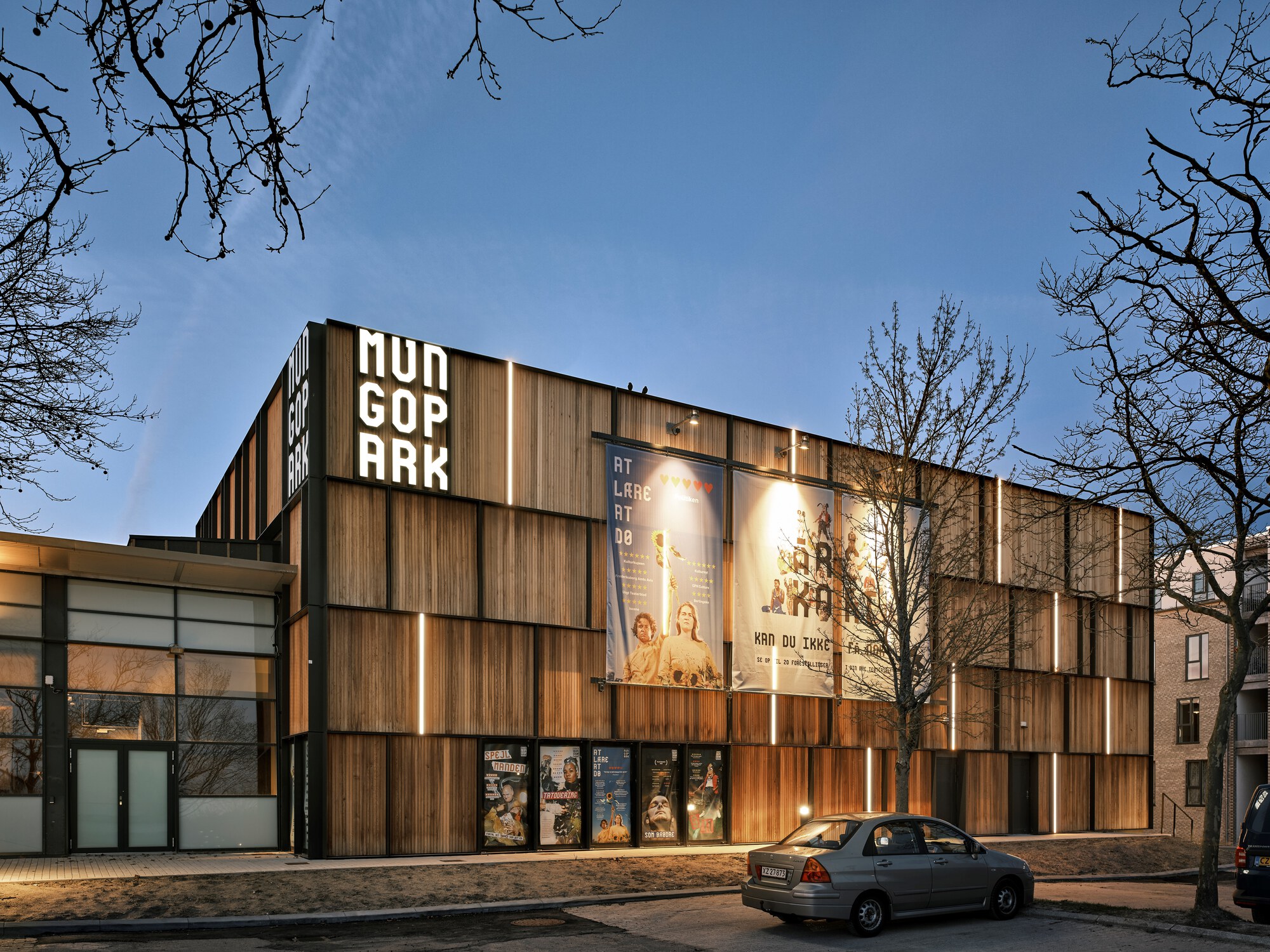 Gallery of Mungo Park Theatre / Christensen & Co. Architects - 2