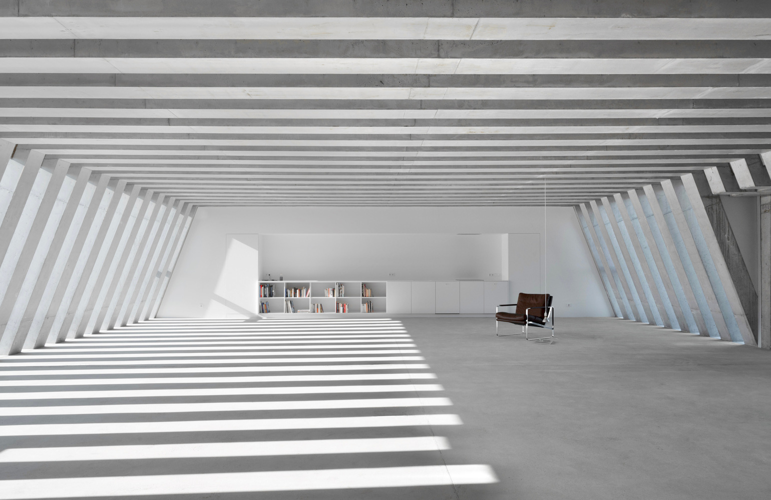 Gallery of Roof With 20 Concrete Ribs / Atelier Zafari - 2