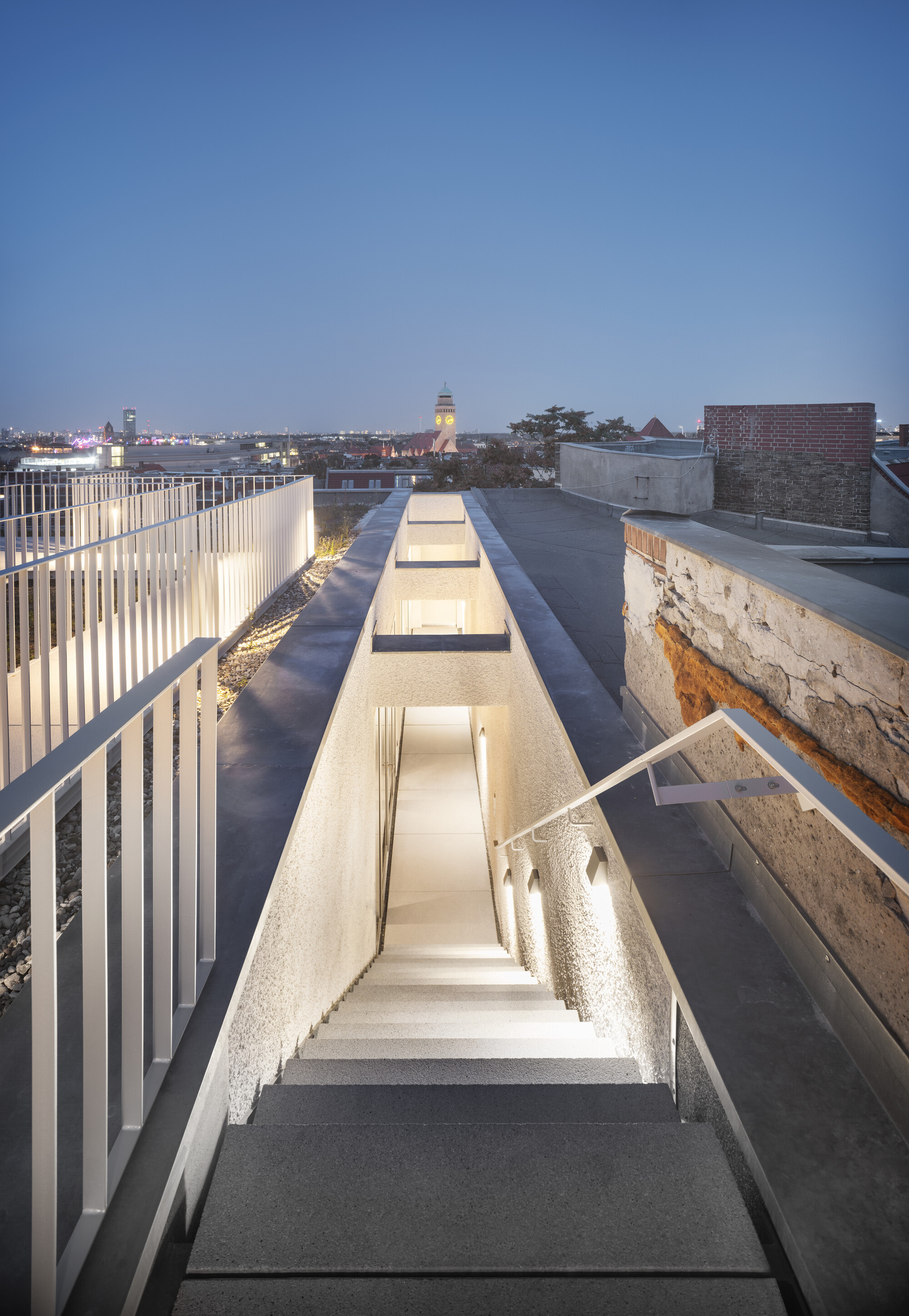 Gallery of Roof With 20 Concrete Ribs / Atelier Zafari - 7