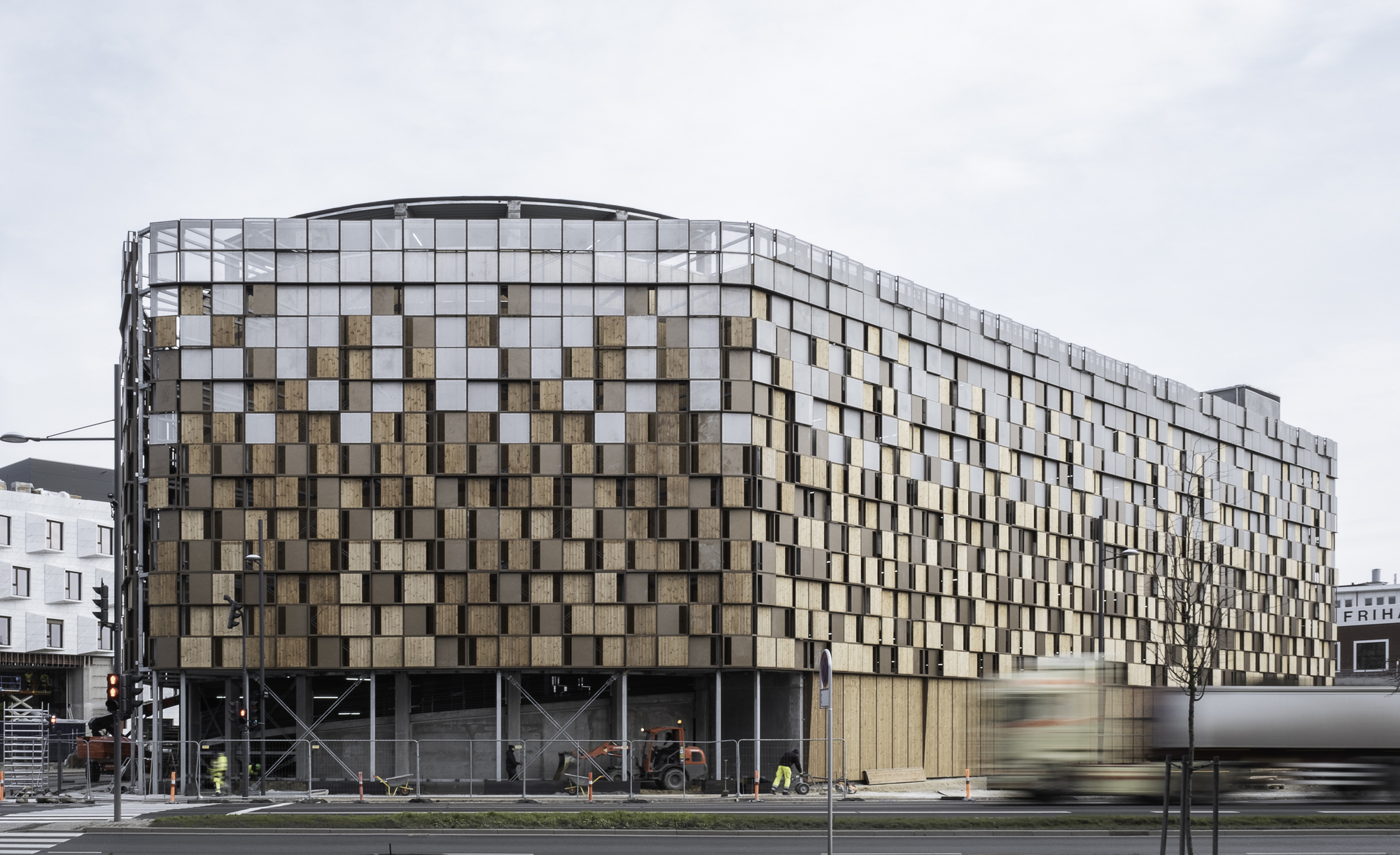 Timber House Parking / Vilhelm Lauritzen Architects | ArchDaily