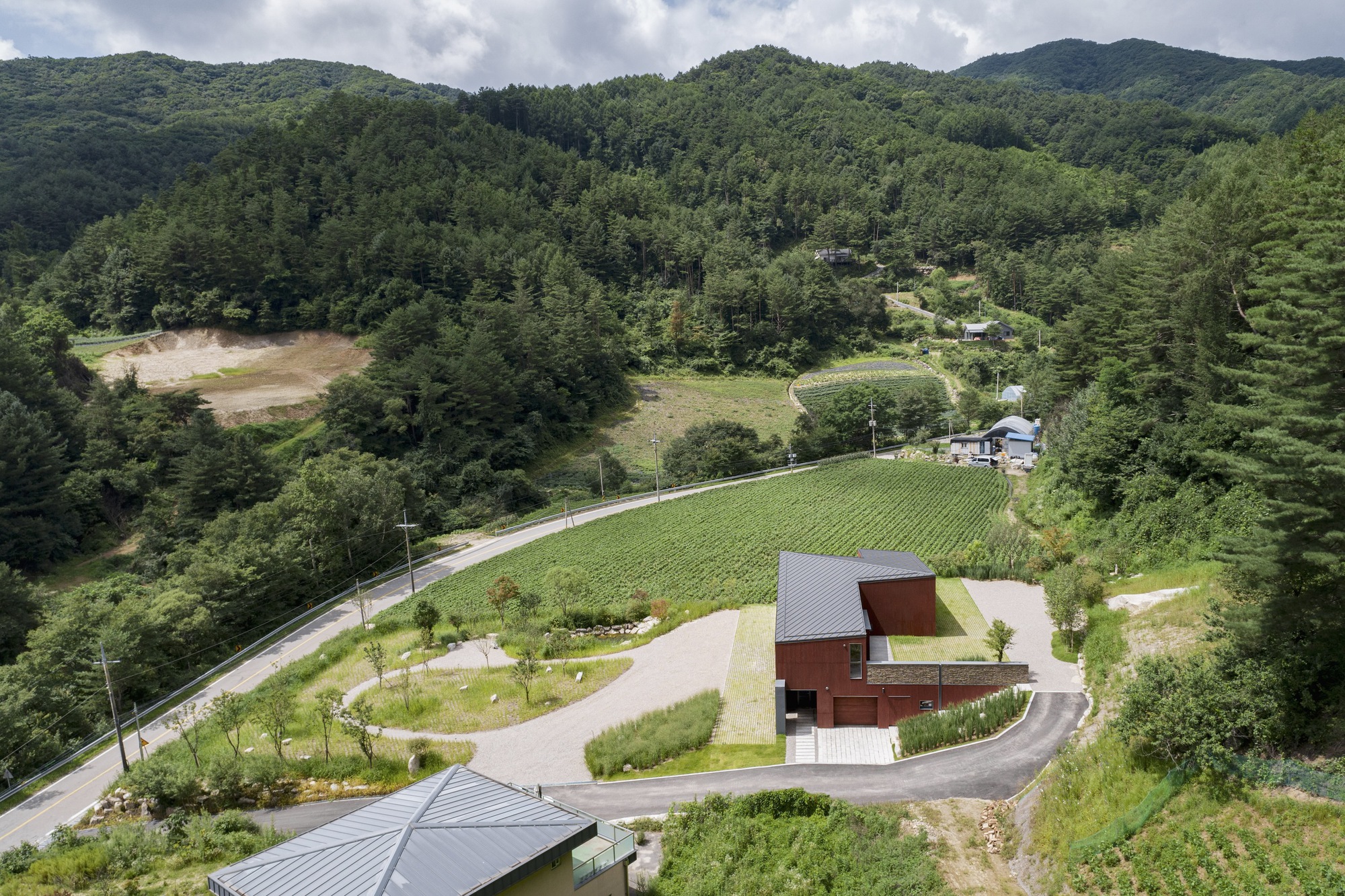 Gallery of n-retreat / one-aftr - 6