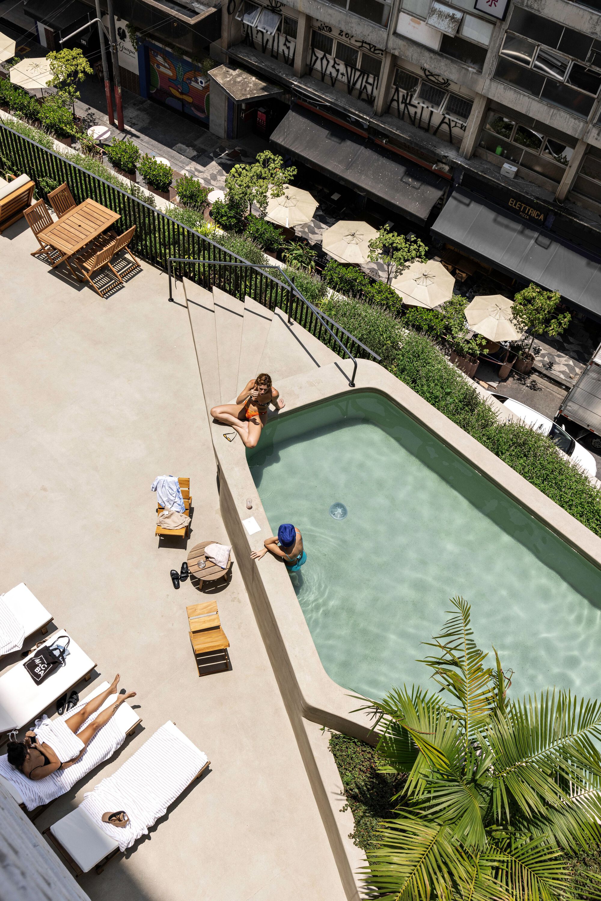 Gallery of Renata Building / Metro Arquitetos - 11