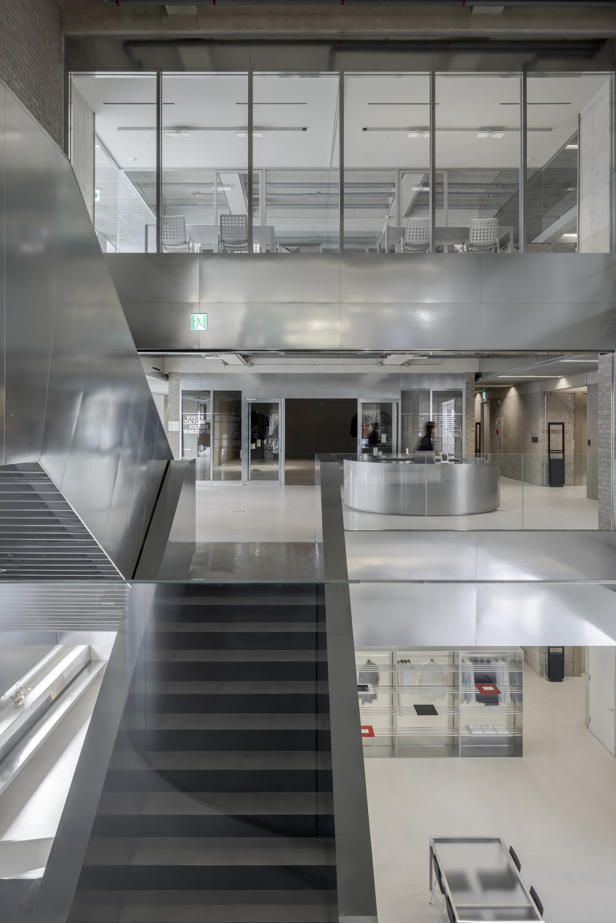 Gallery of W‐Mission Headquarters / Behet Bondzio Lin Architekten ...