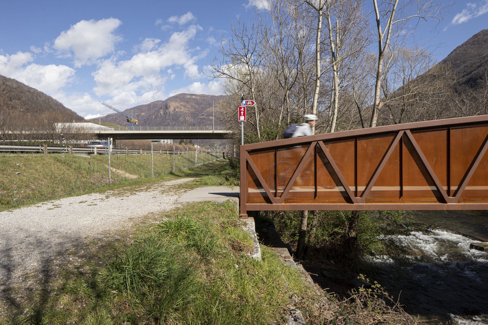 Gallery of Mezzovico Pedestrian and Bicycle Footbridge Renovation ...