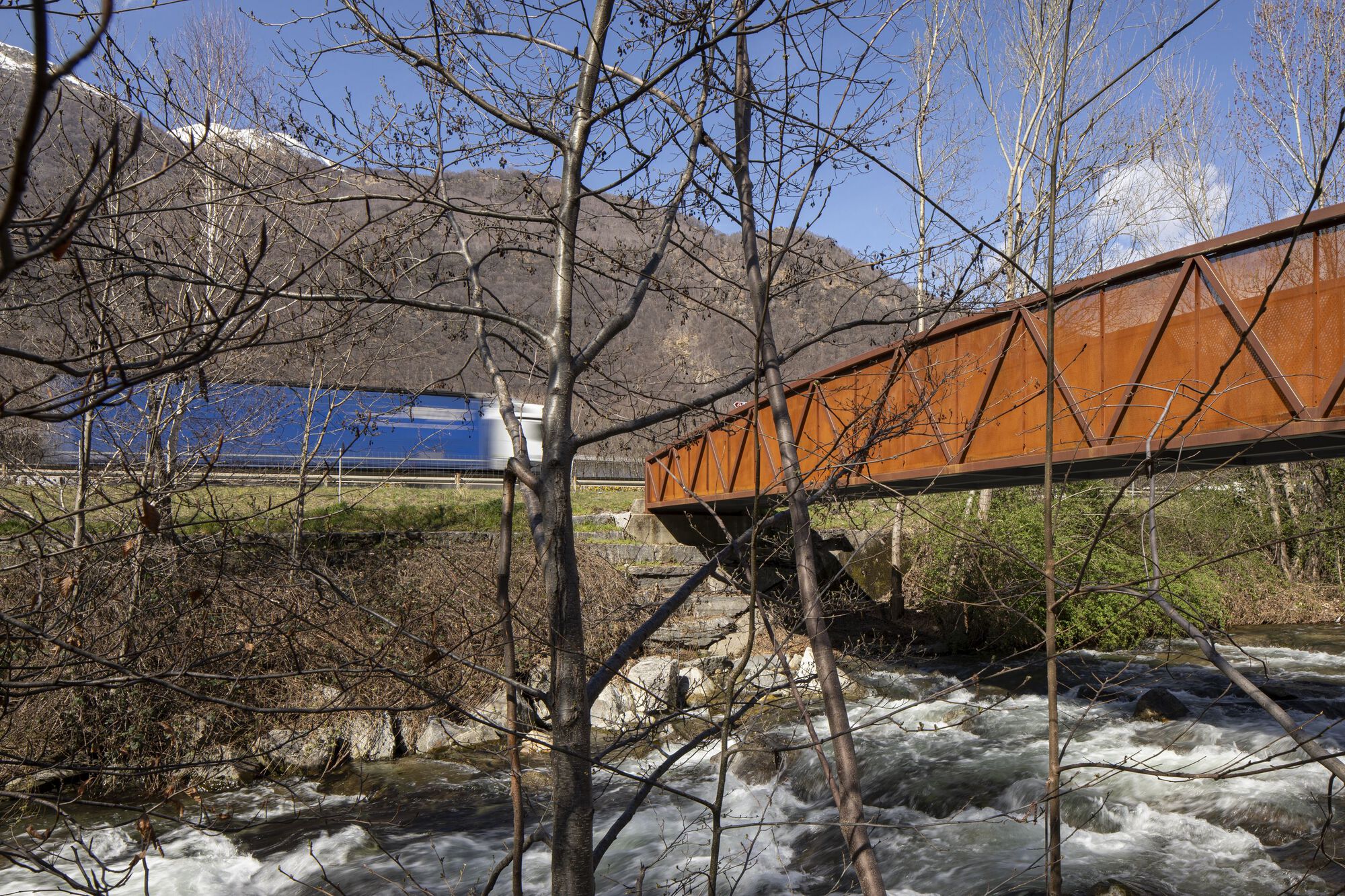 Gallery of Mezzovico Pedestrian and Bicycle Footbridge Renovation ...
