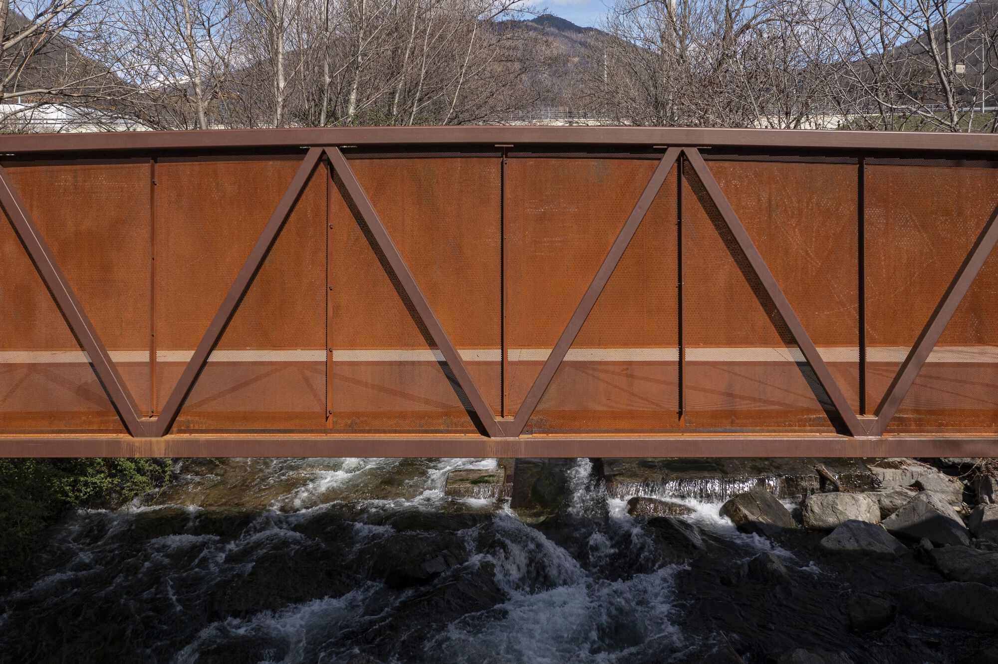 Gallery of Mezzovico Pedestrian and Bicycle Footbridge Renovation ...