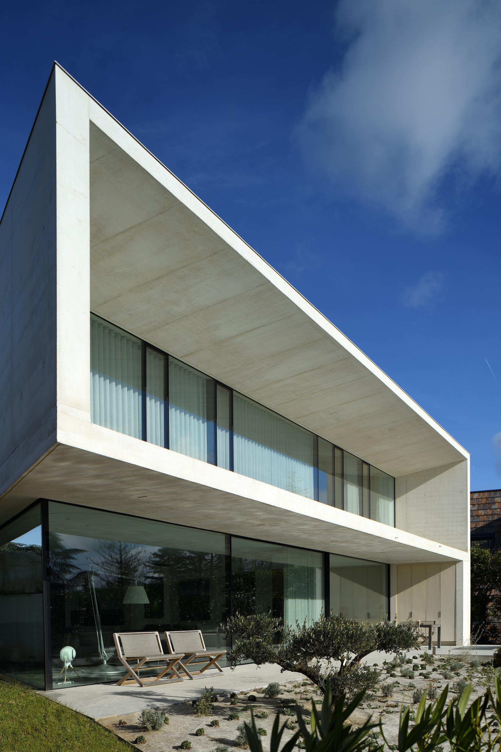Gallery of Moos De Hill House / AUM Pierre Minassian - 8