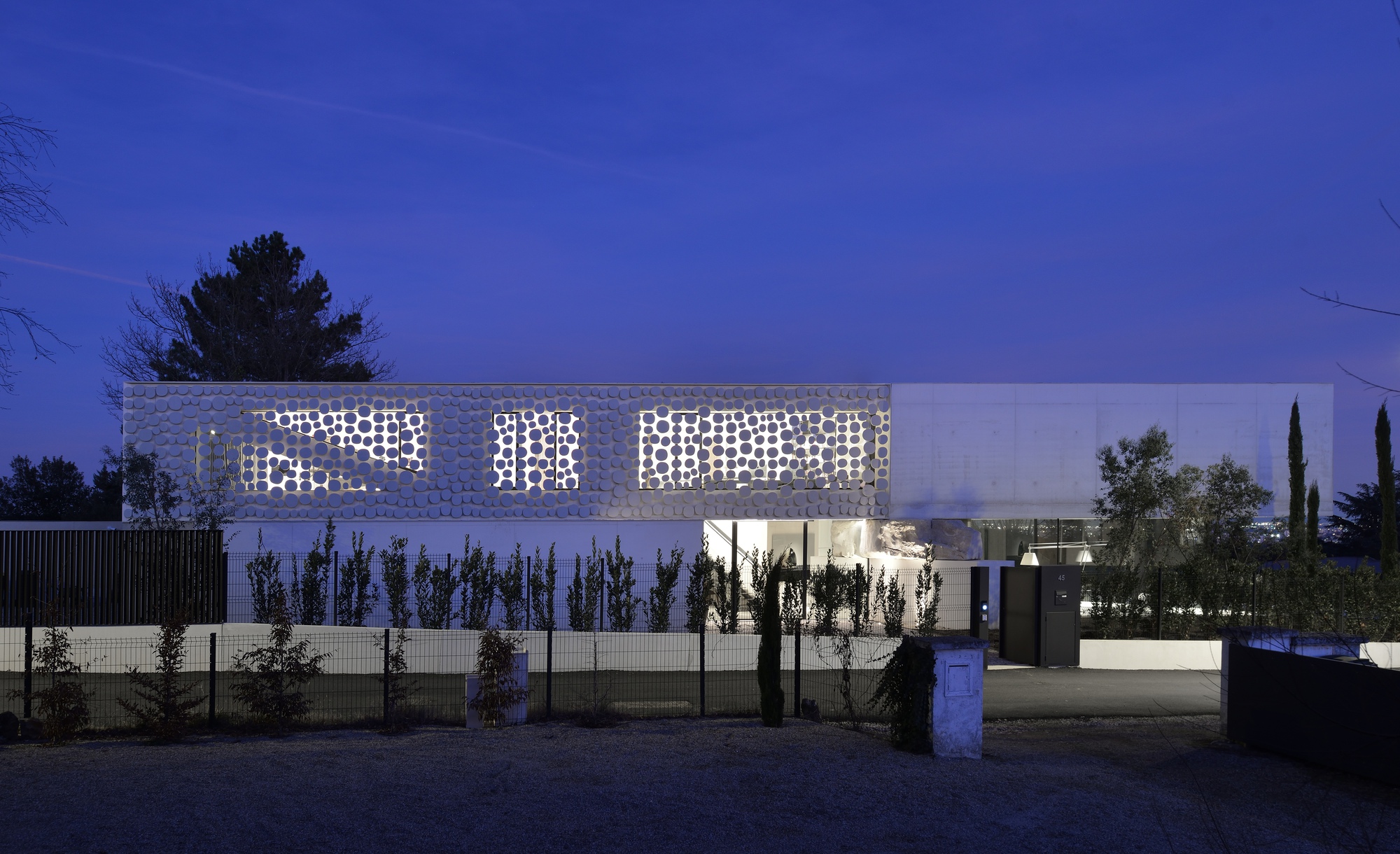 Gallery of Moos De Hill House / AUM Pierre Minassian - 6