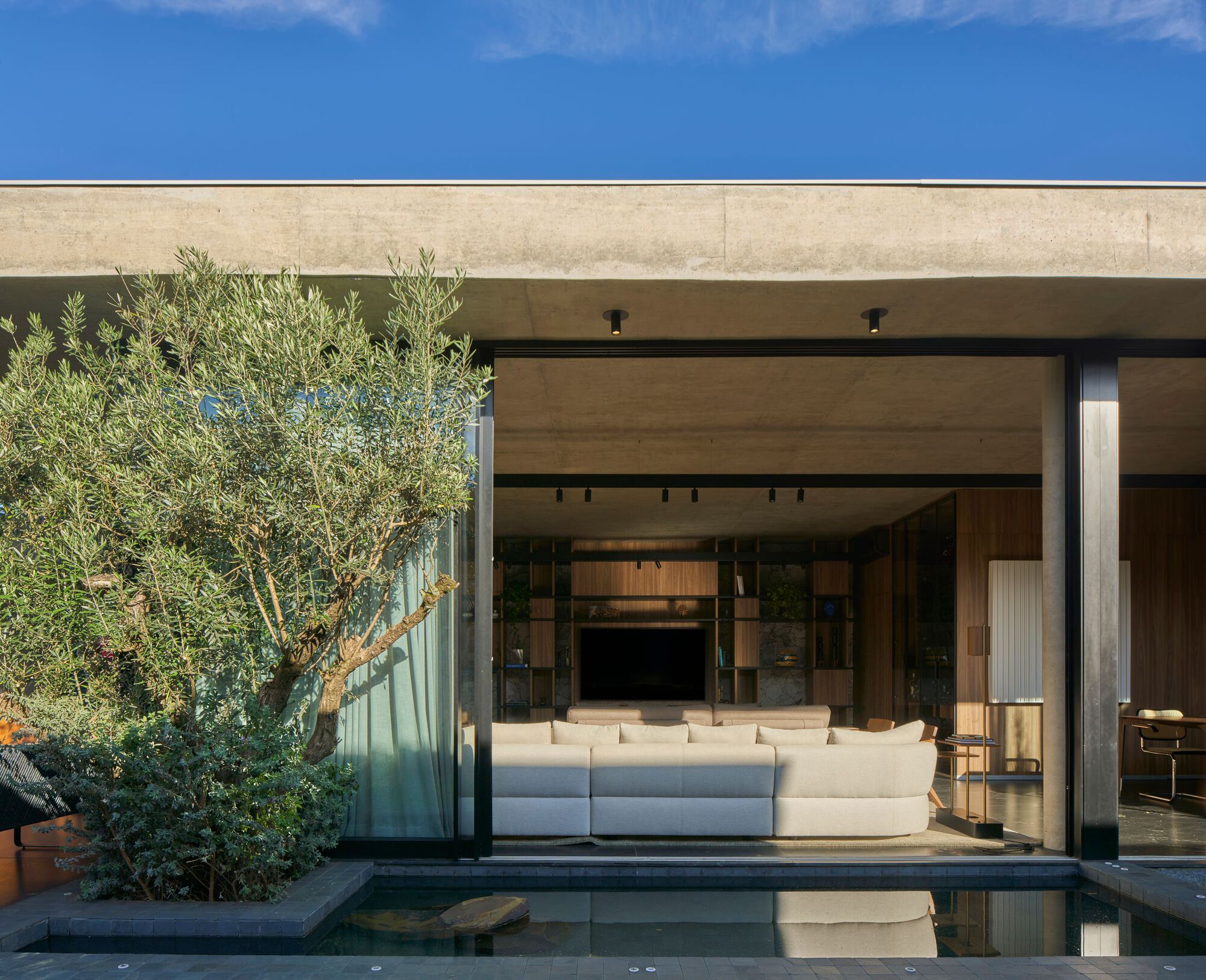 Galeria de Casa TR / Leonardo Rotsen Arquitetura - 5