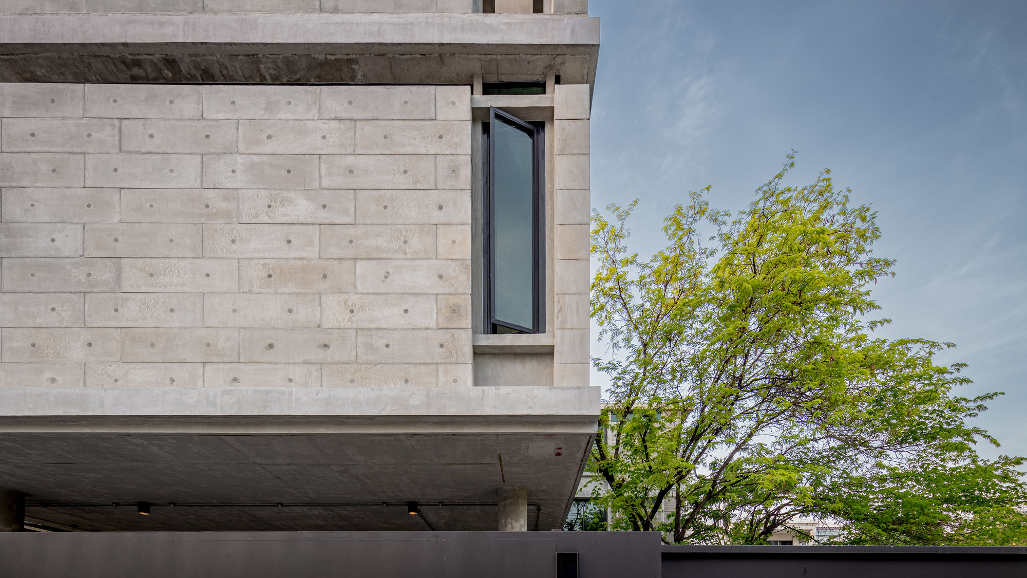 Gallery of Concrete Collage Office / COLLAGE DESIGN STUDIO - 9