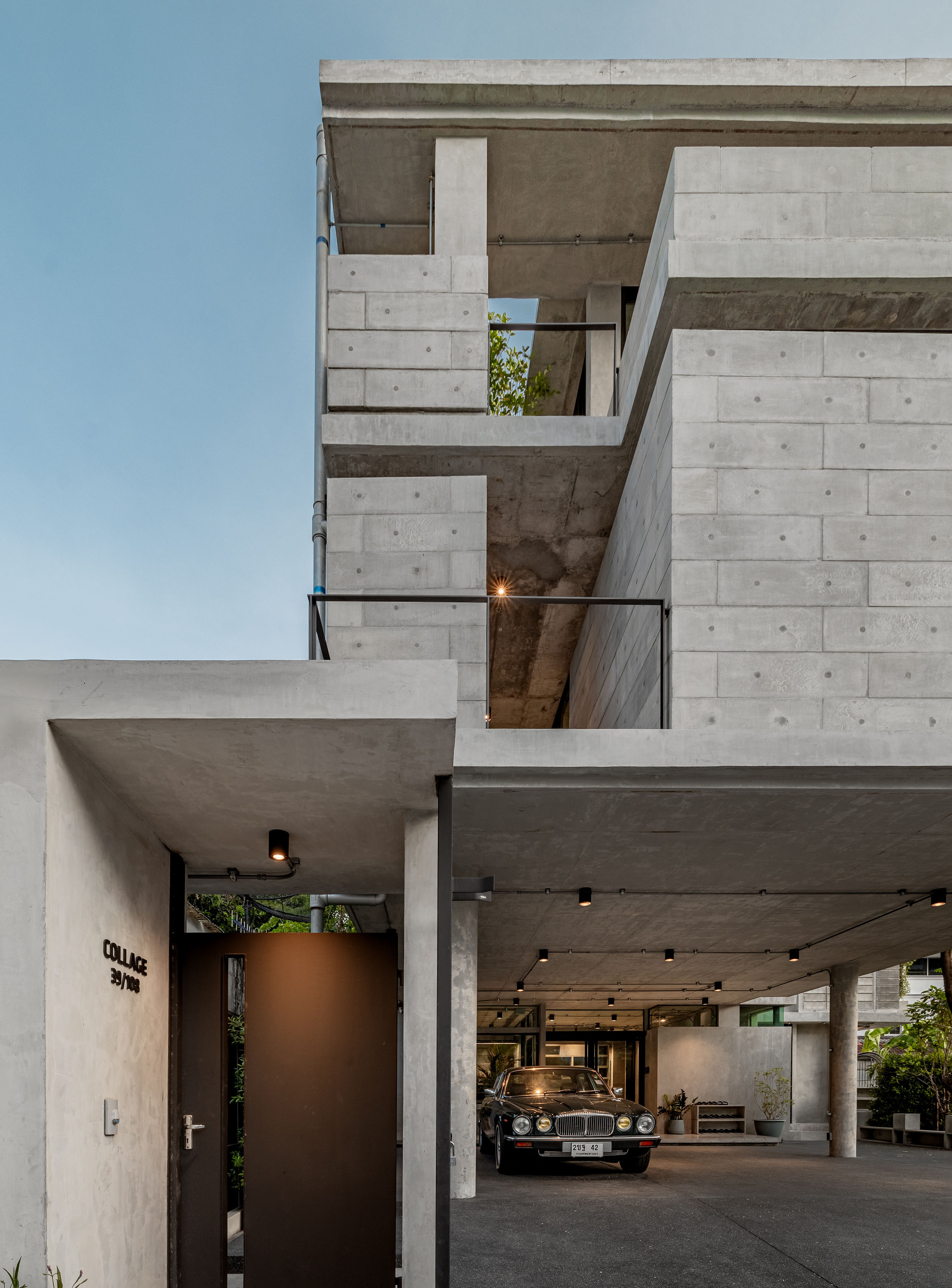 Gallery of Concrete Collage Office / COLLAGE DESIGN STUDIO - 8