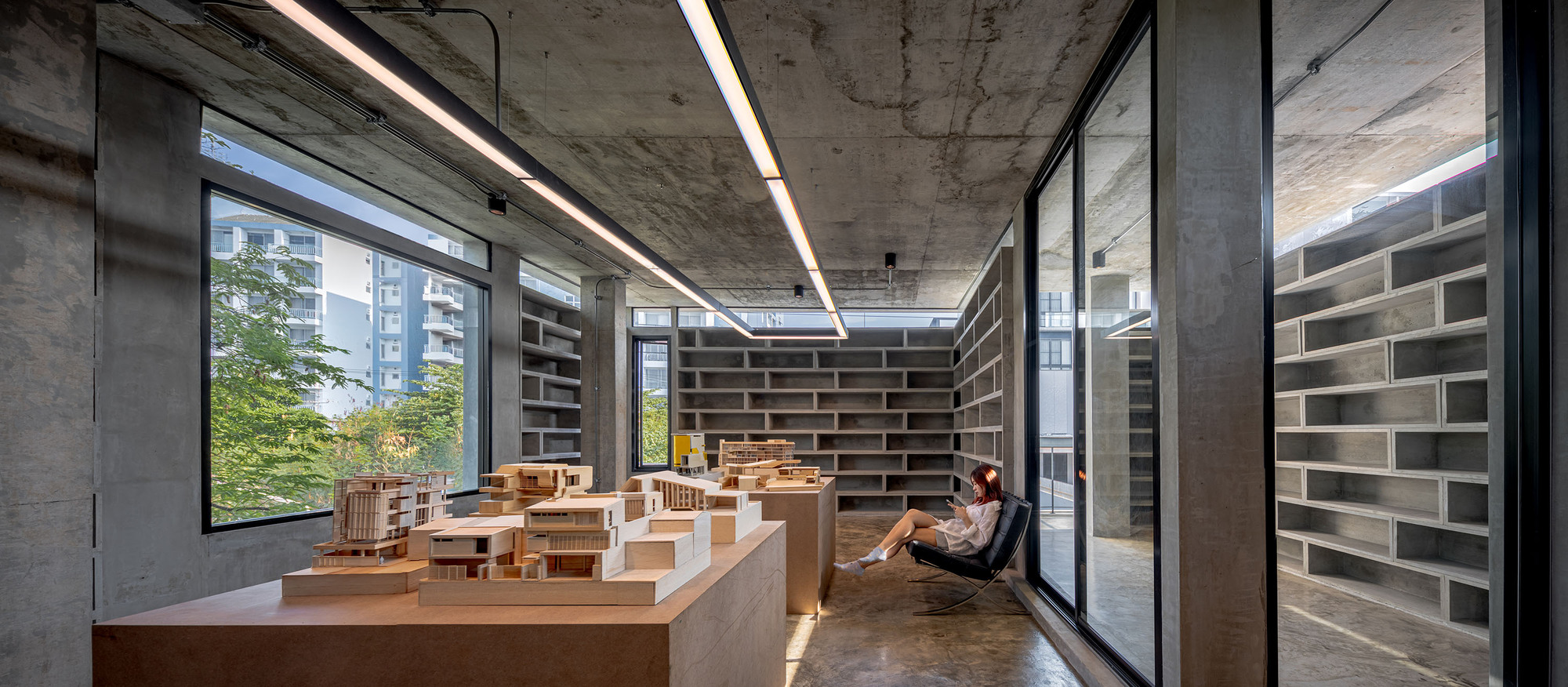 Gallery of Concrete Collage Office / COLLAGE DESIGN STUDIO - 2