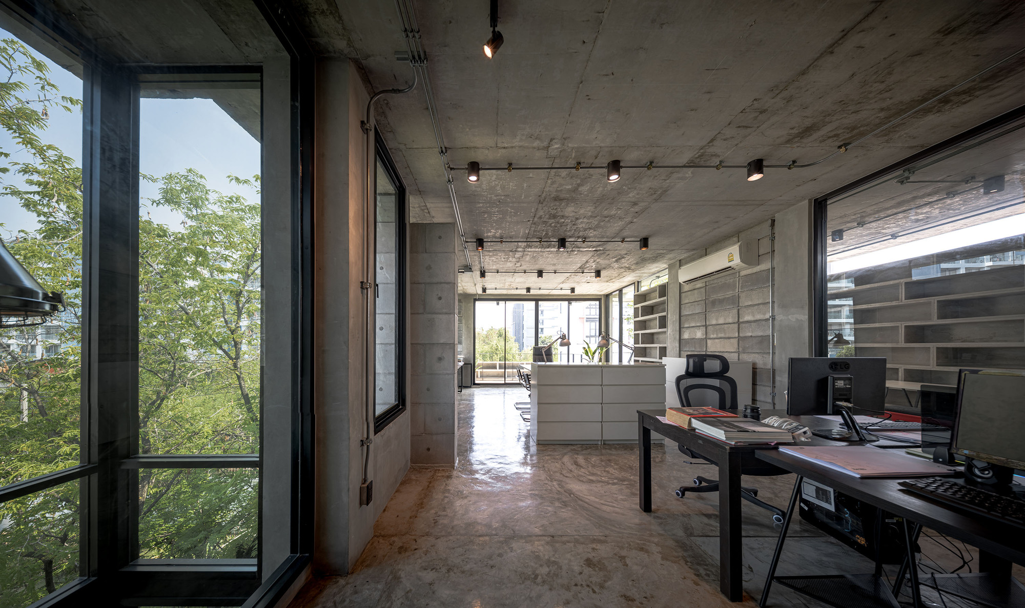 Gallery of Concrete Collage Office / COLLAGE DESIGN STUDIO - 20