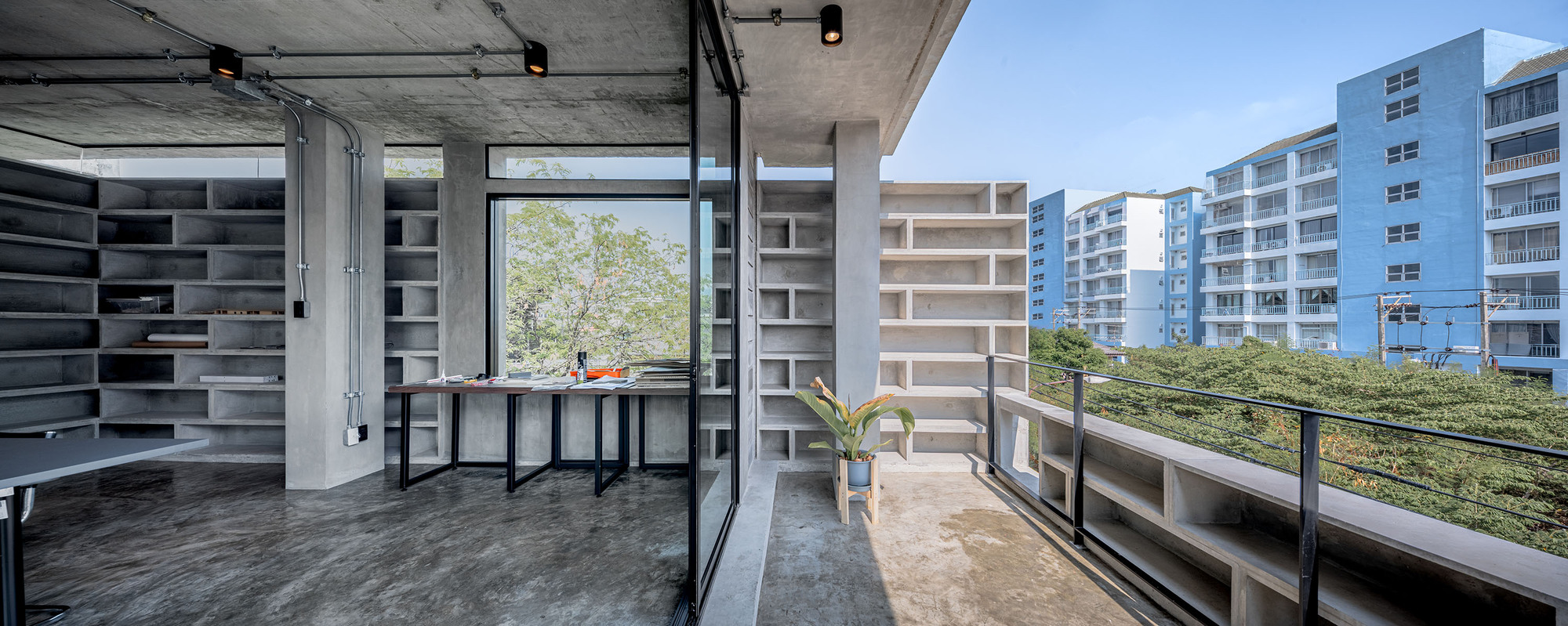 Gallery of Concrete Collage Office / COLLAGE DESIGN STUDIO - 17