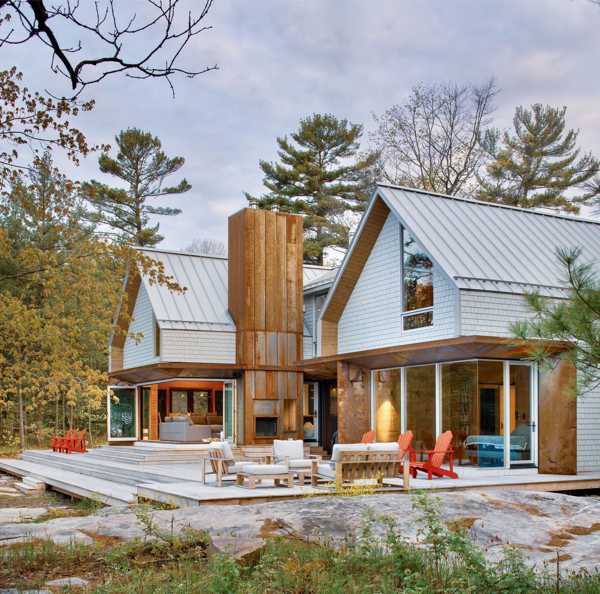 Gallery of Six Mile Lake Cottage / BLDG Workshop - 9