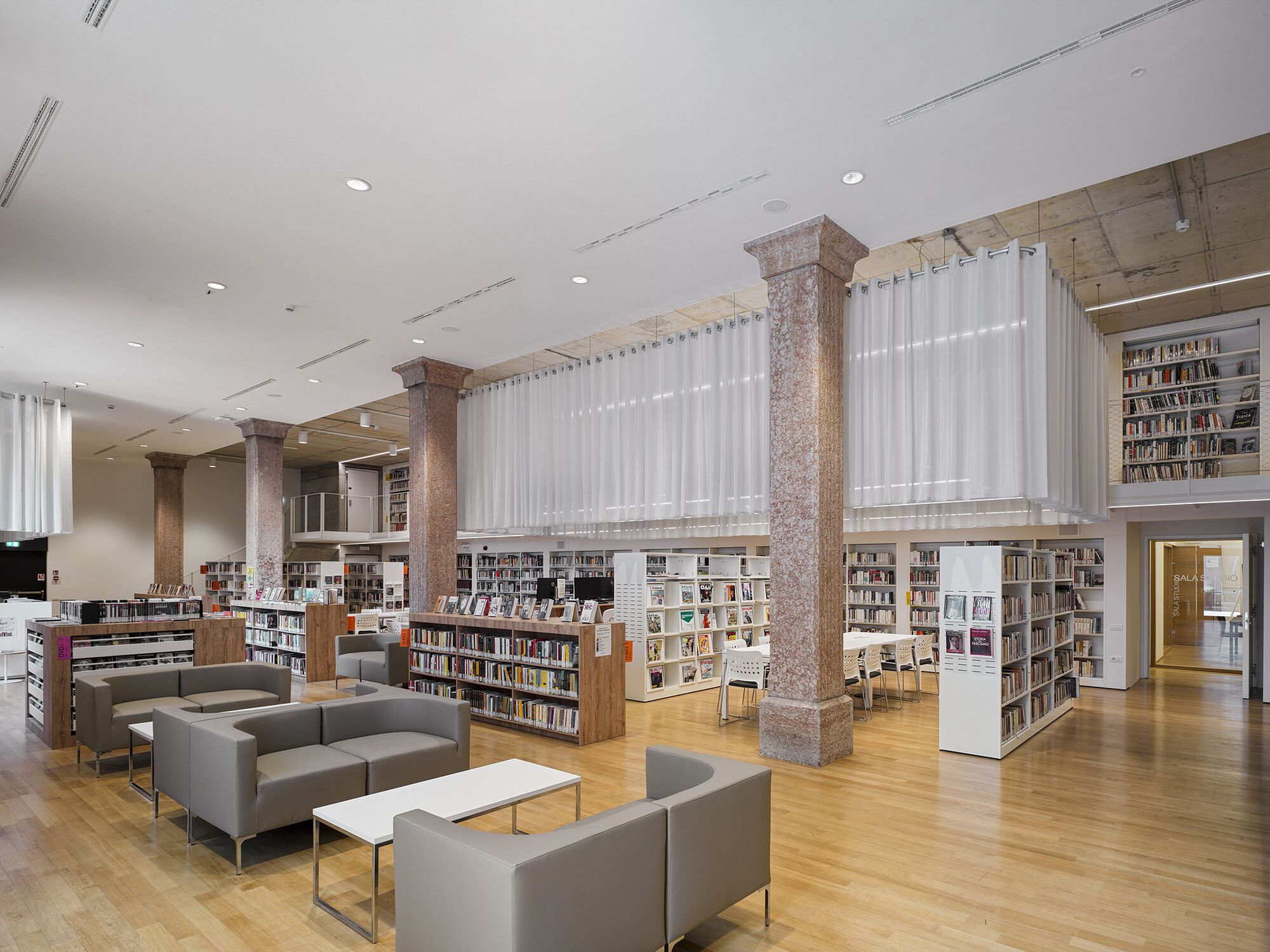 Gallery of Intermunicipal Library Alberto De Eccher dall'Eco / DAP ...