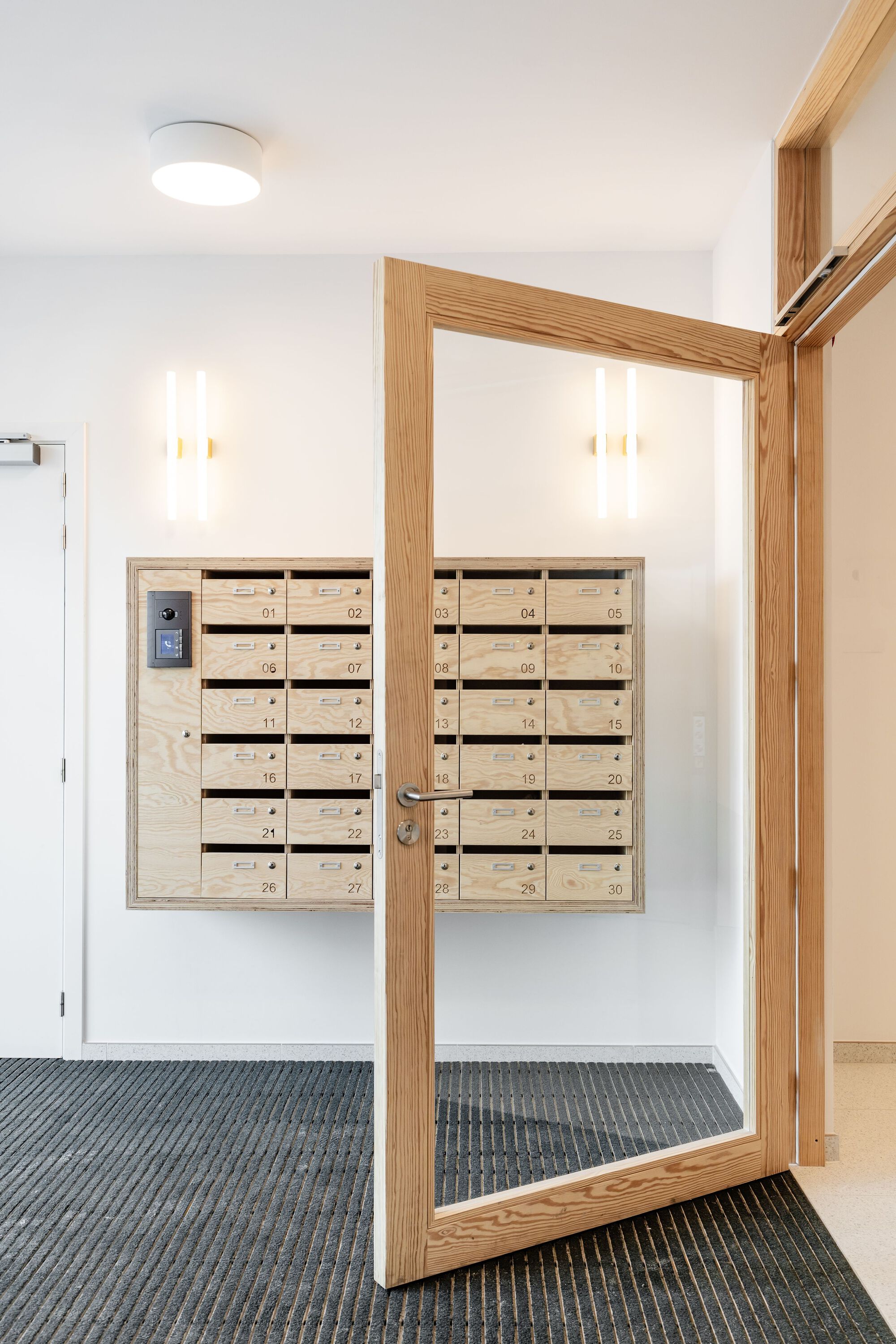 Gallery of City Dox 7 Building / B-architecten - 11