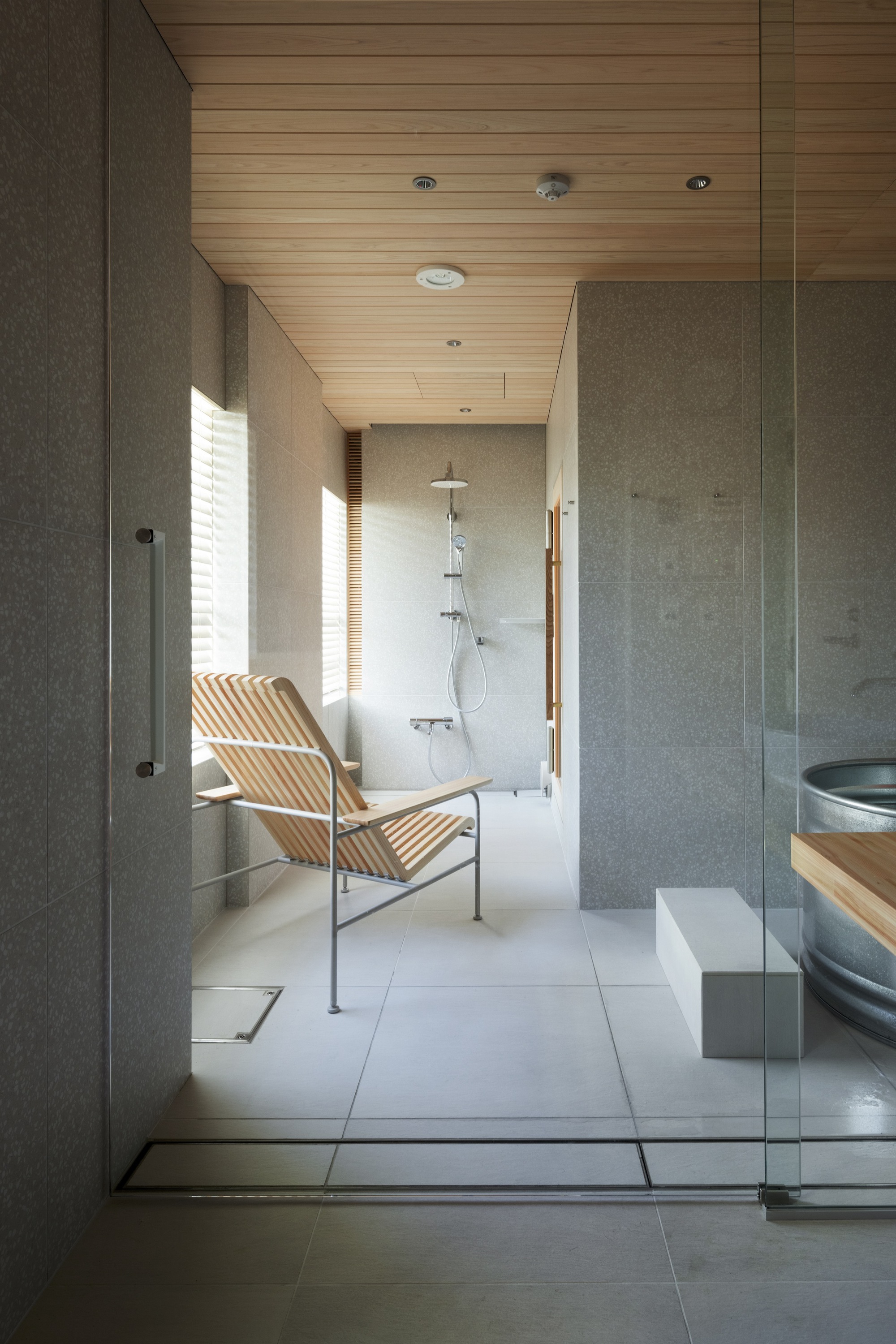 Gallery of JINS Holdings Tokyo Head Office / Fumiko Takahama Architects ...