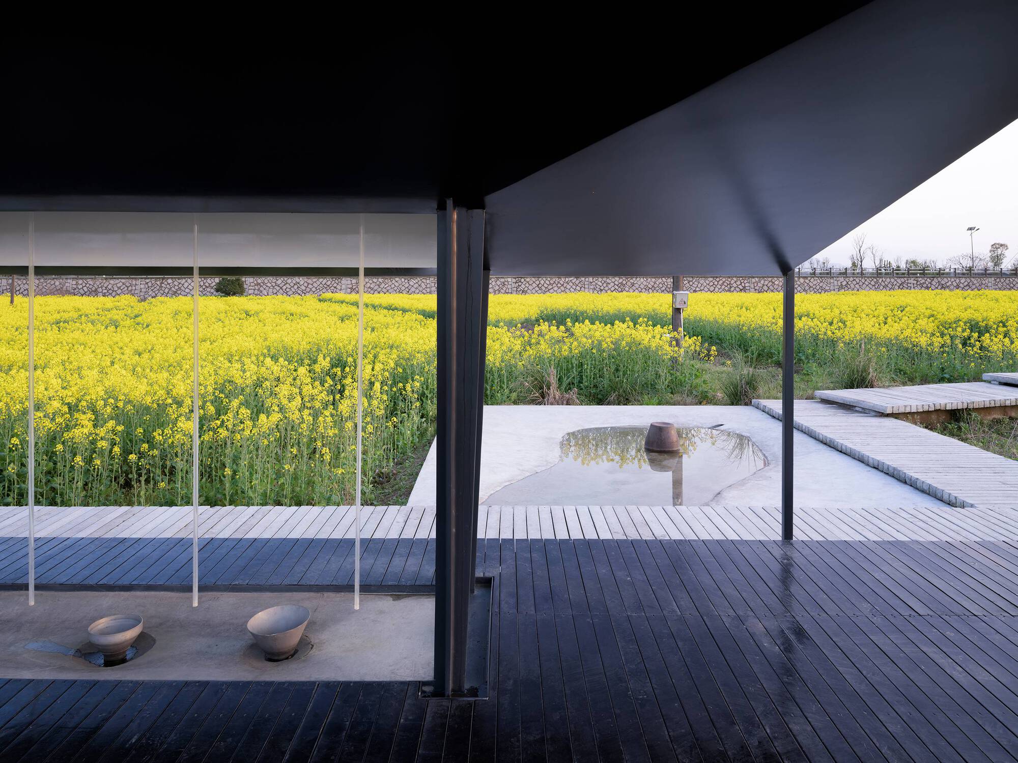 Gallery of Listening-to-the-rain Stop / SWOOP STUDIO - 17