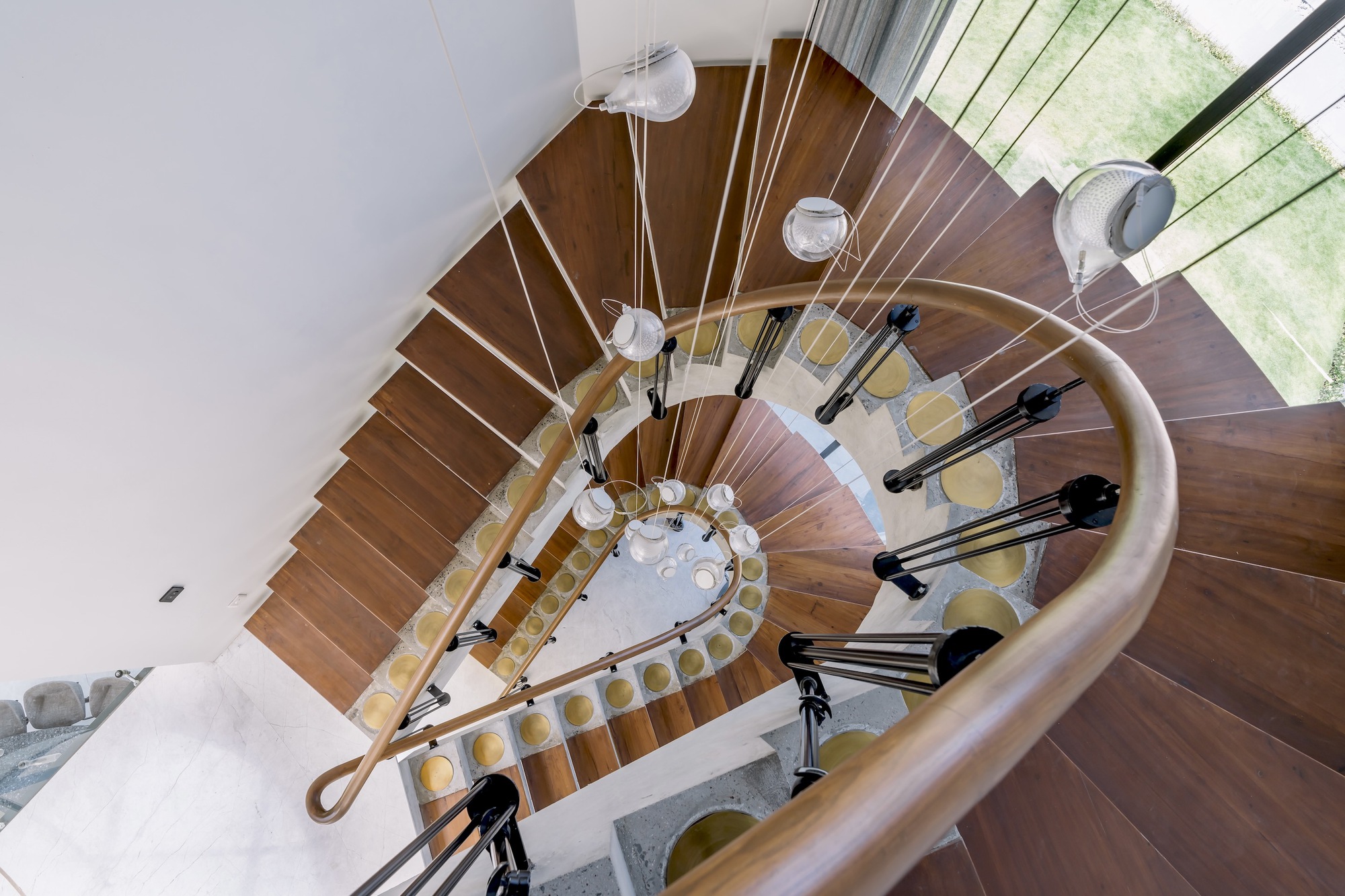 Gallery of Ultimate House / Studio 2+2 - 23