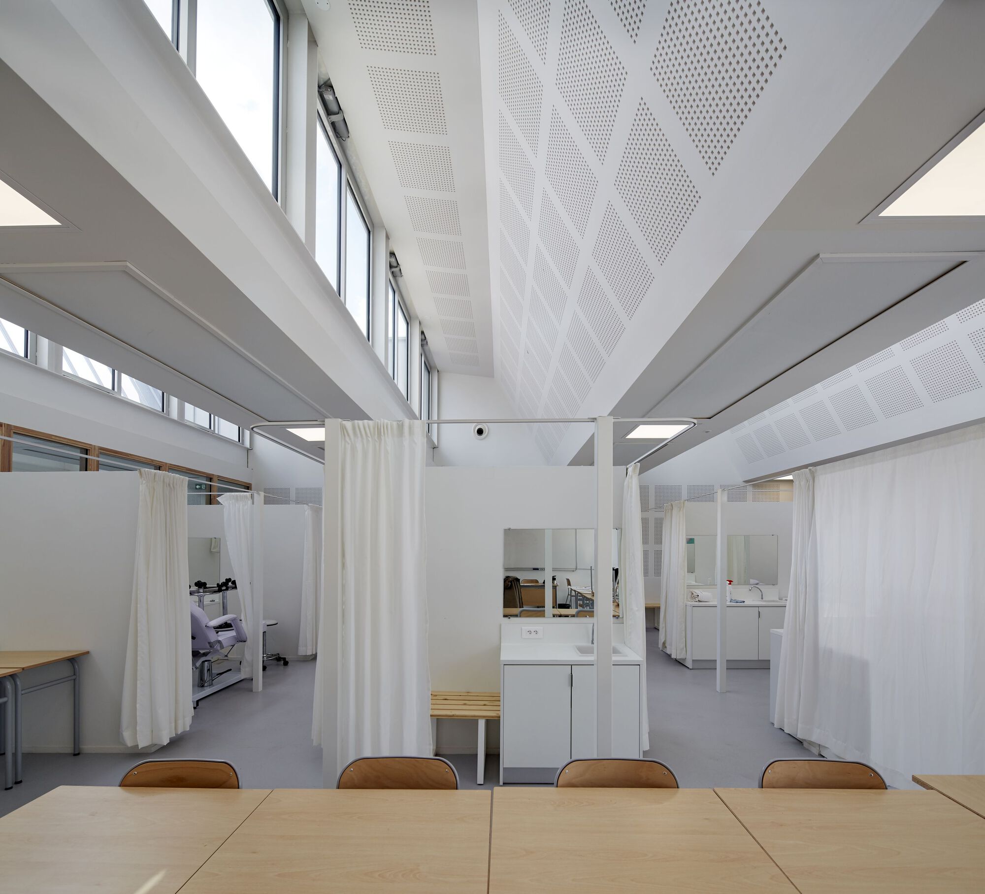 Gallery of Fernand and Nadia Léger High School / toa | architectes ...