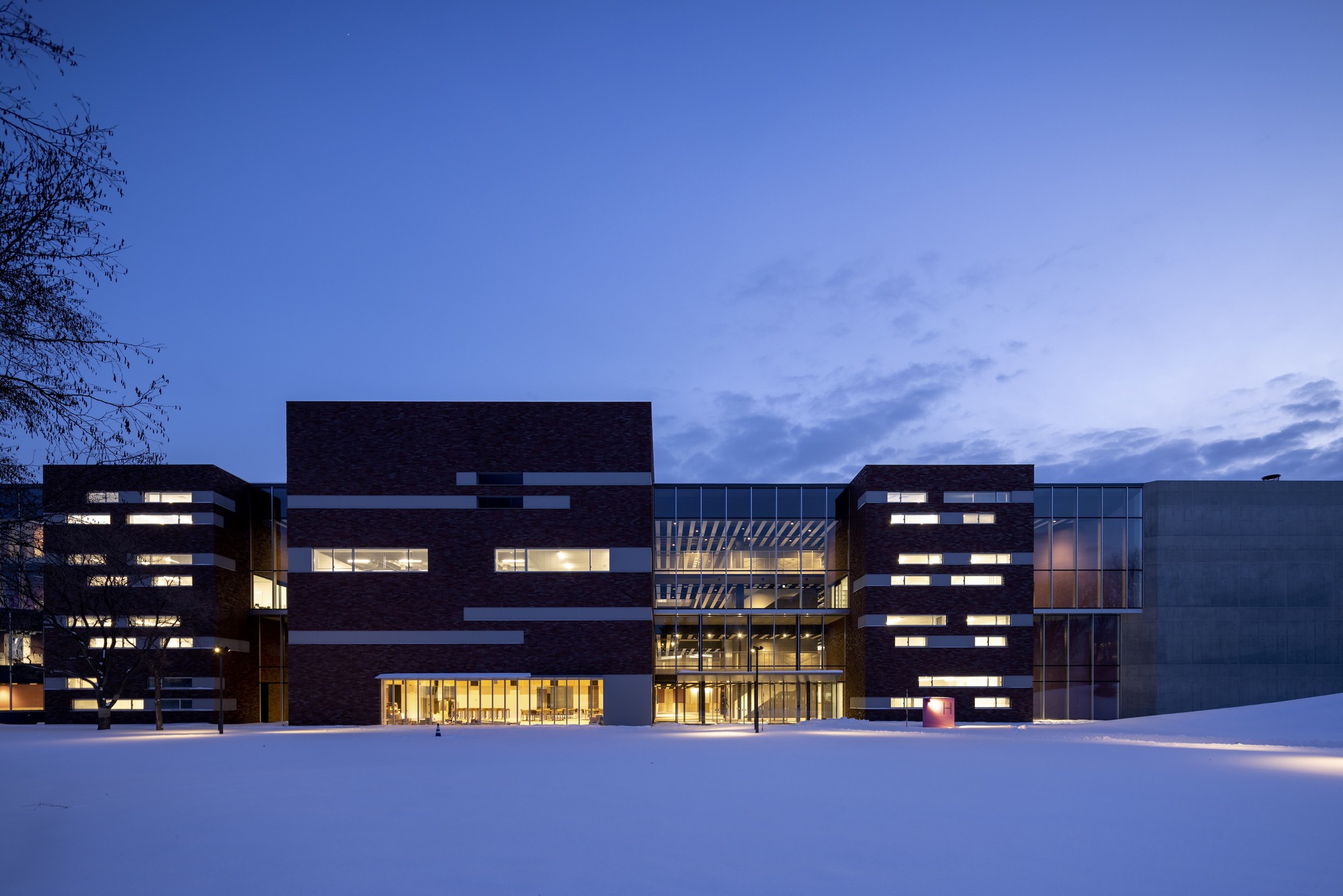 Gallery of Hokkaido University of Science High School / TAISEI DESIGN ...