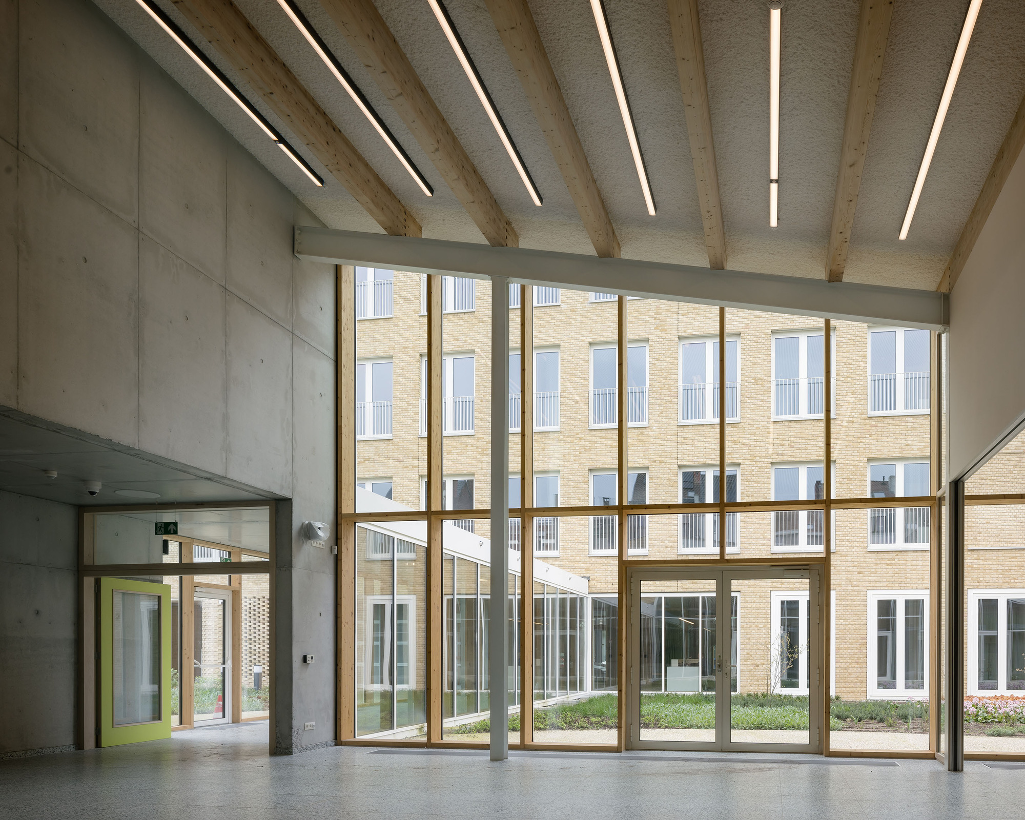 Gallery of De Watergroep Office Building / evr-Architecten - 10