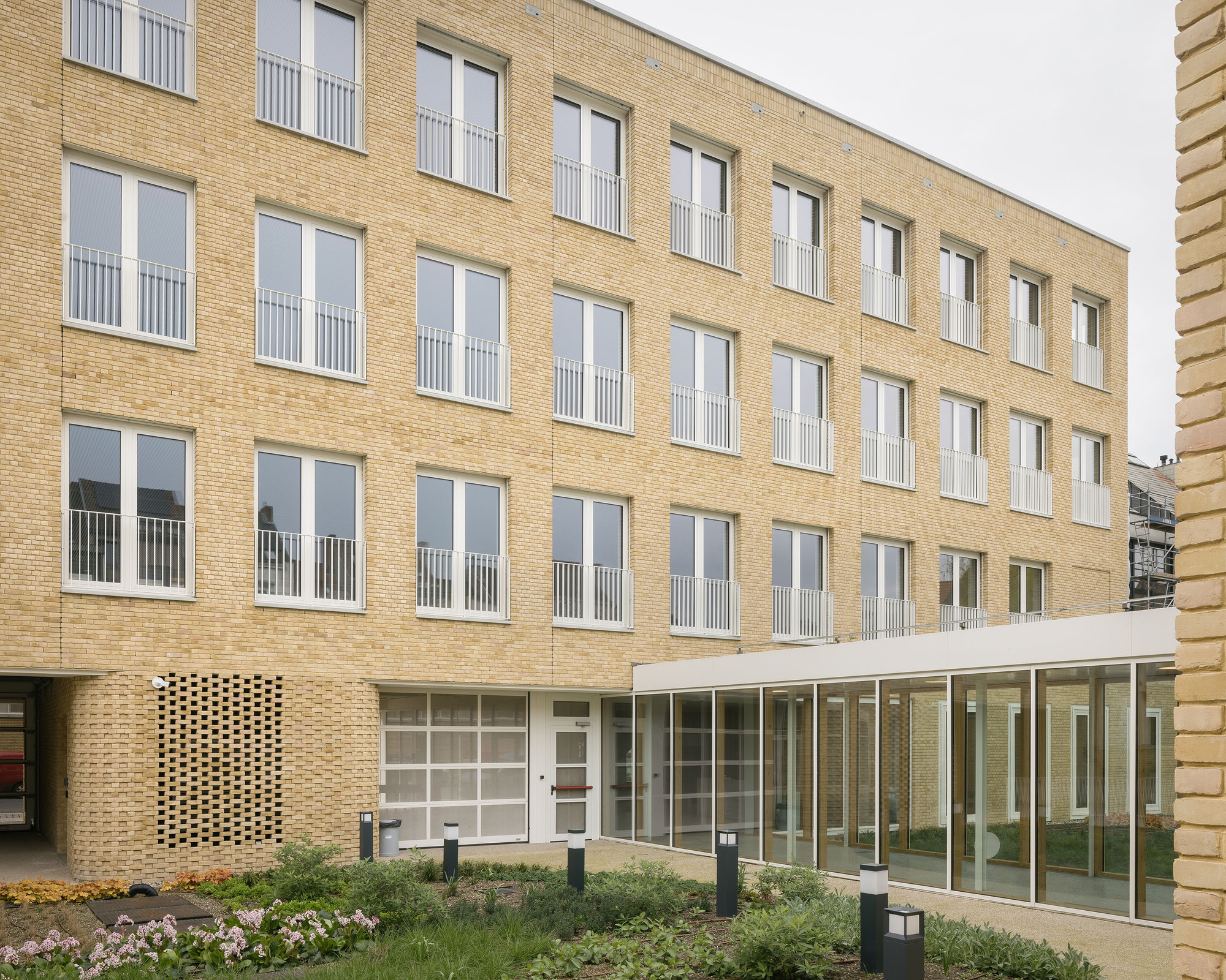 Gallery of De Watergroep Office Building / evr-Architecten - 25