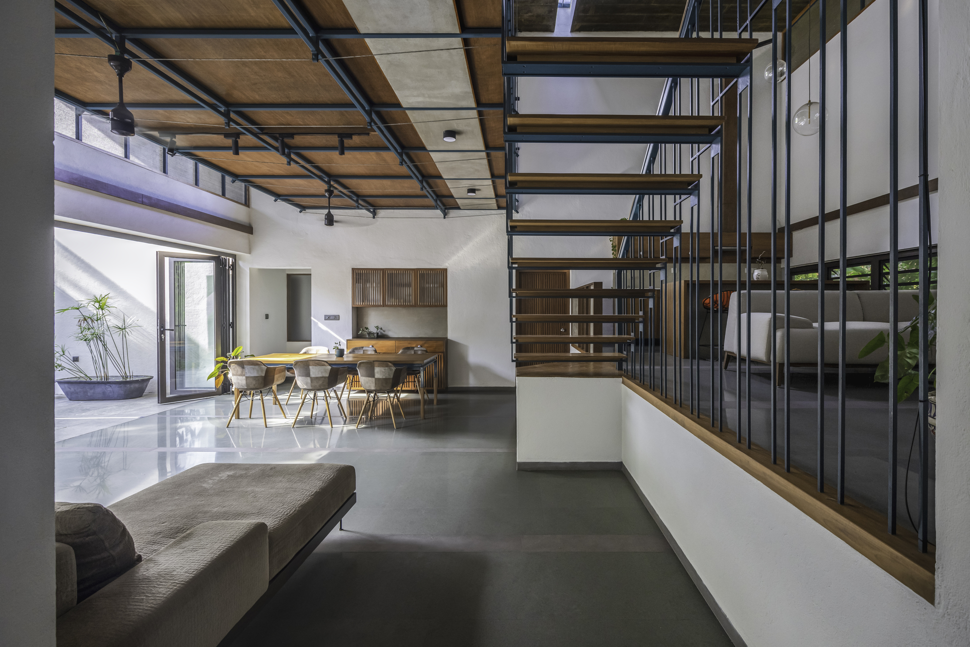 Gallery of Dr. Mukundan House / RGB Architecture Studio - 10